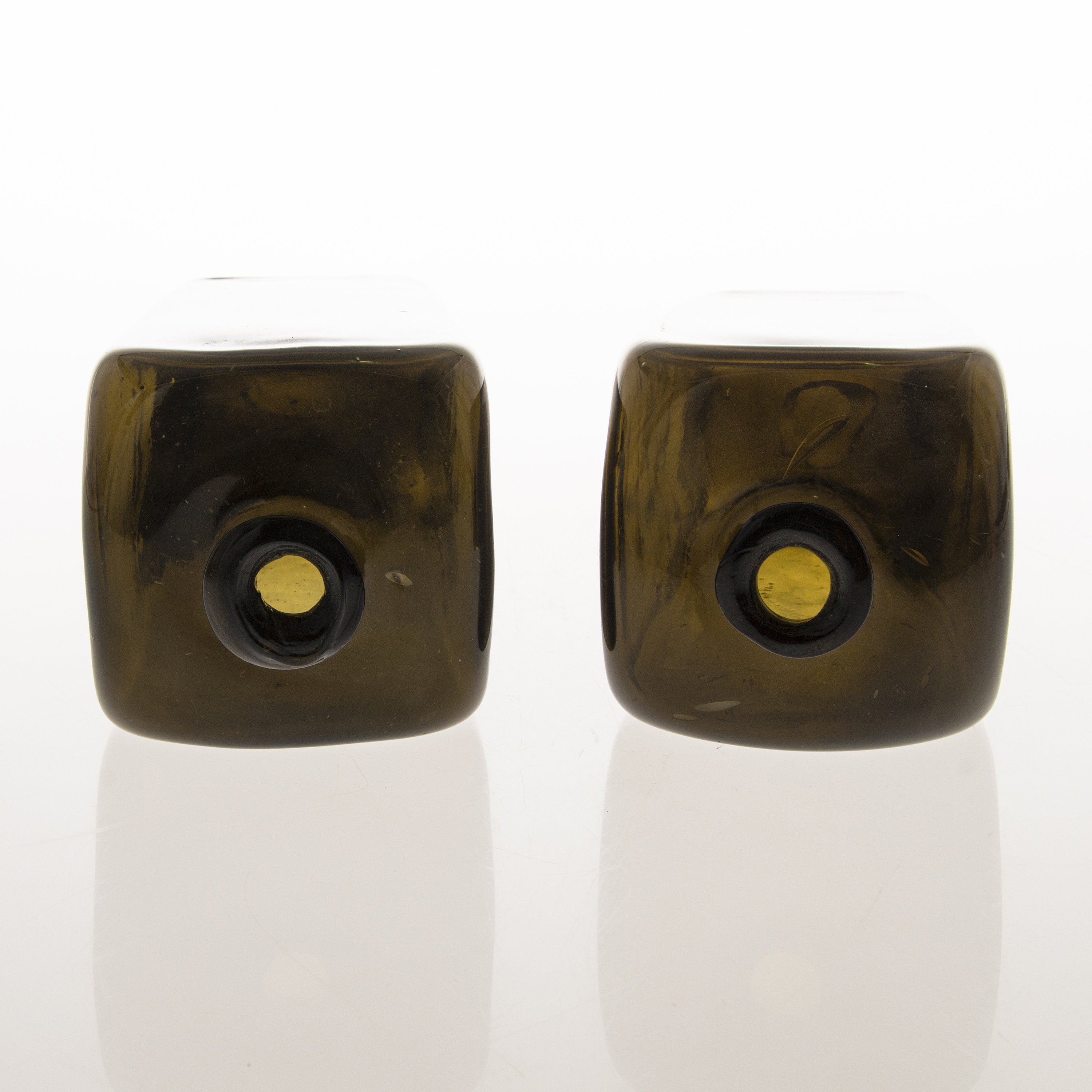 FLASKOR, glas, 1700-tal. - Bukowskis