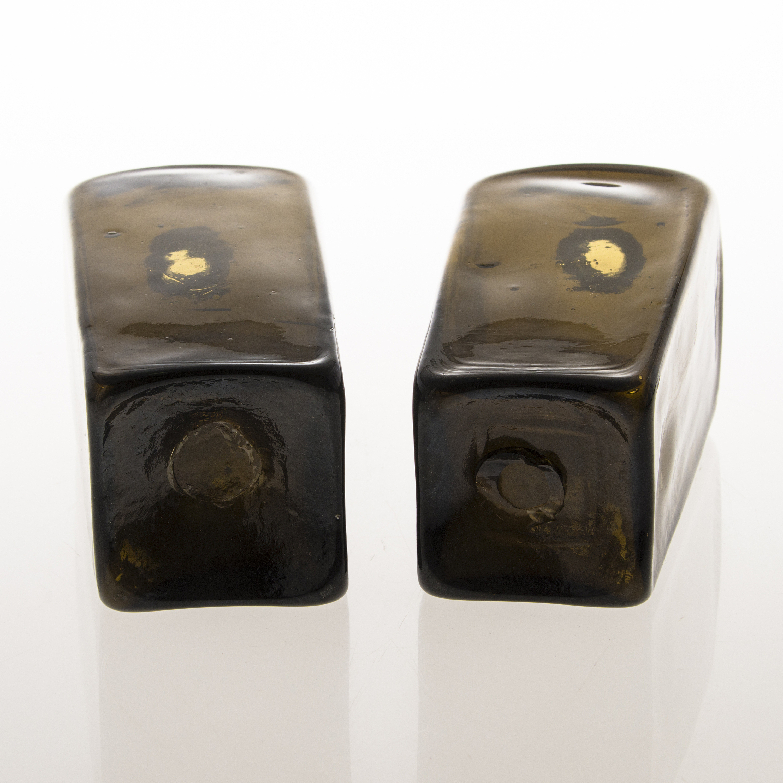 FLASKOR, glas, 1700-tal. - Bukowskis