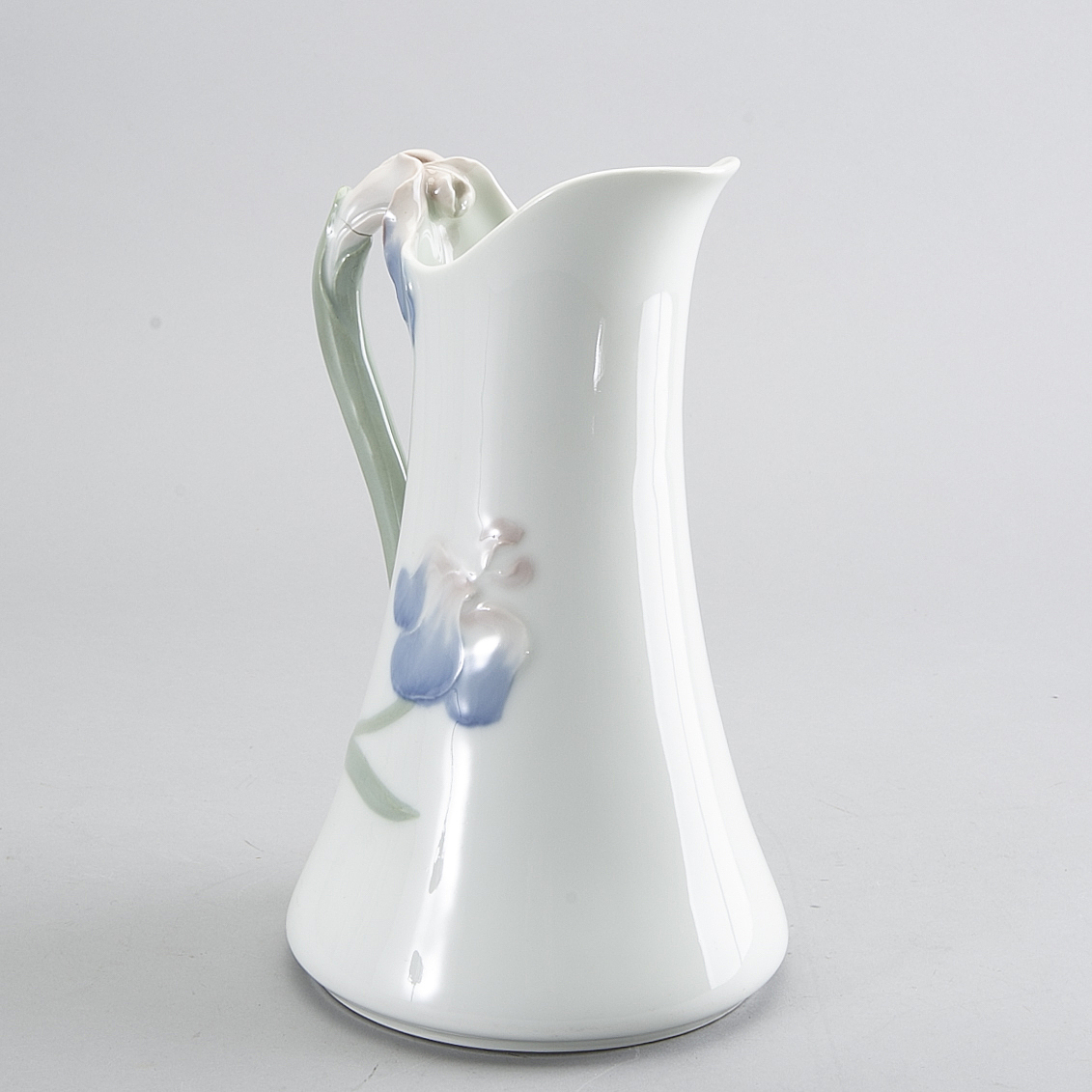 ALF WALLANDER, pot, "Iris", Rörstrand, beginning of the 20th century ...