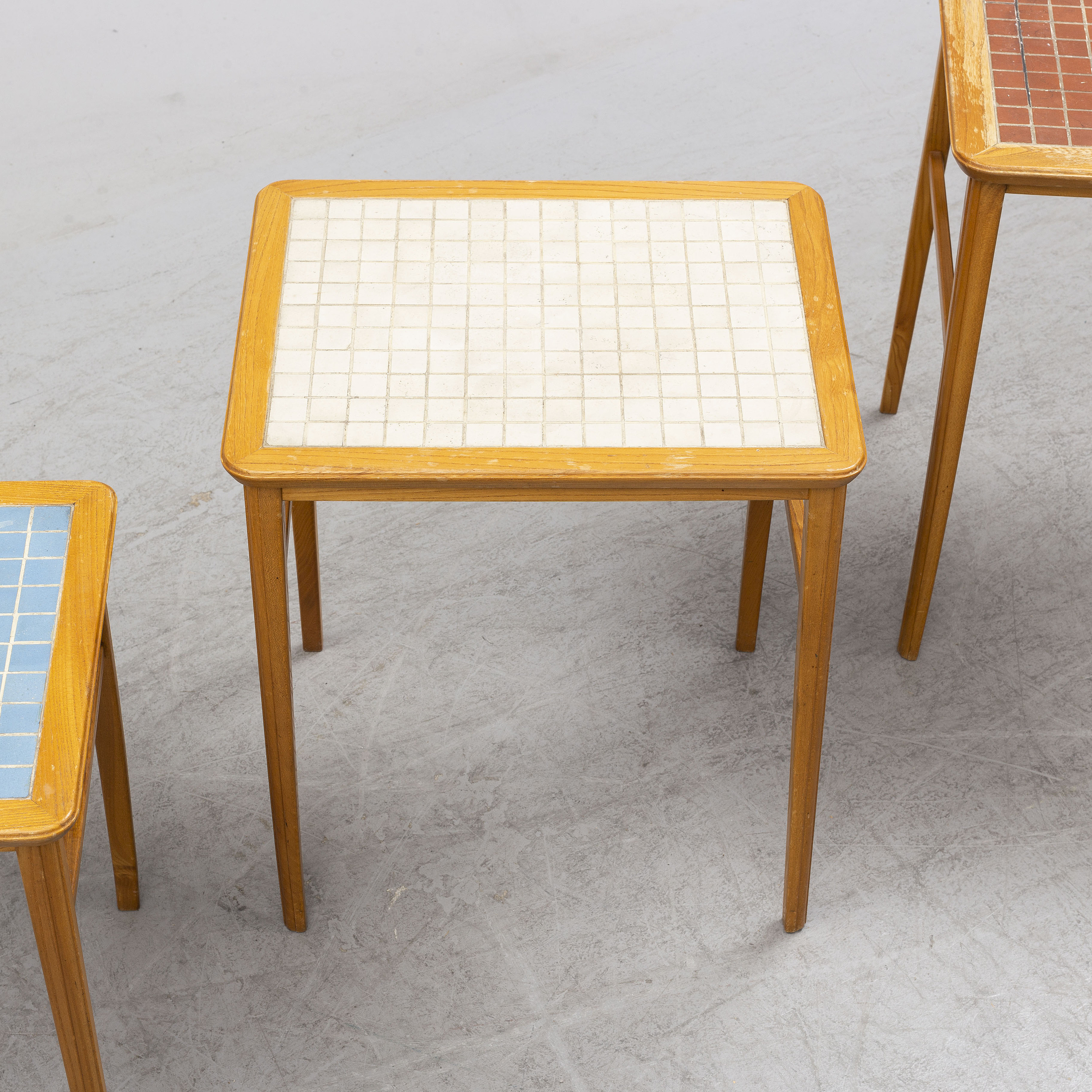 a 1950's three-part table. - Bukowskis