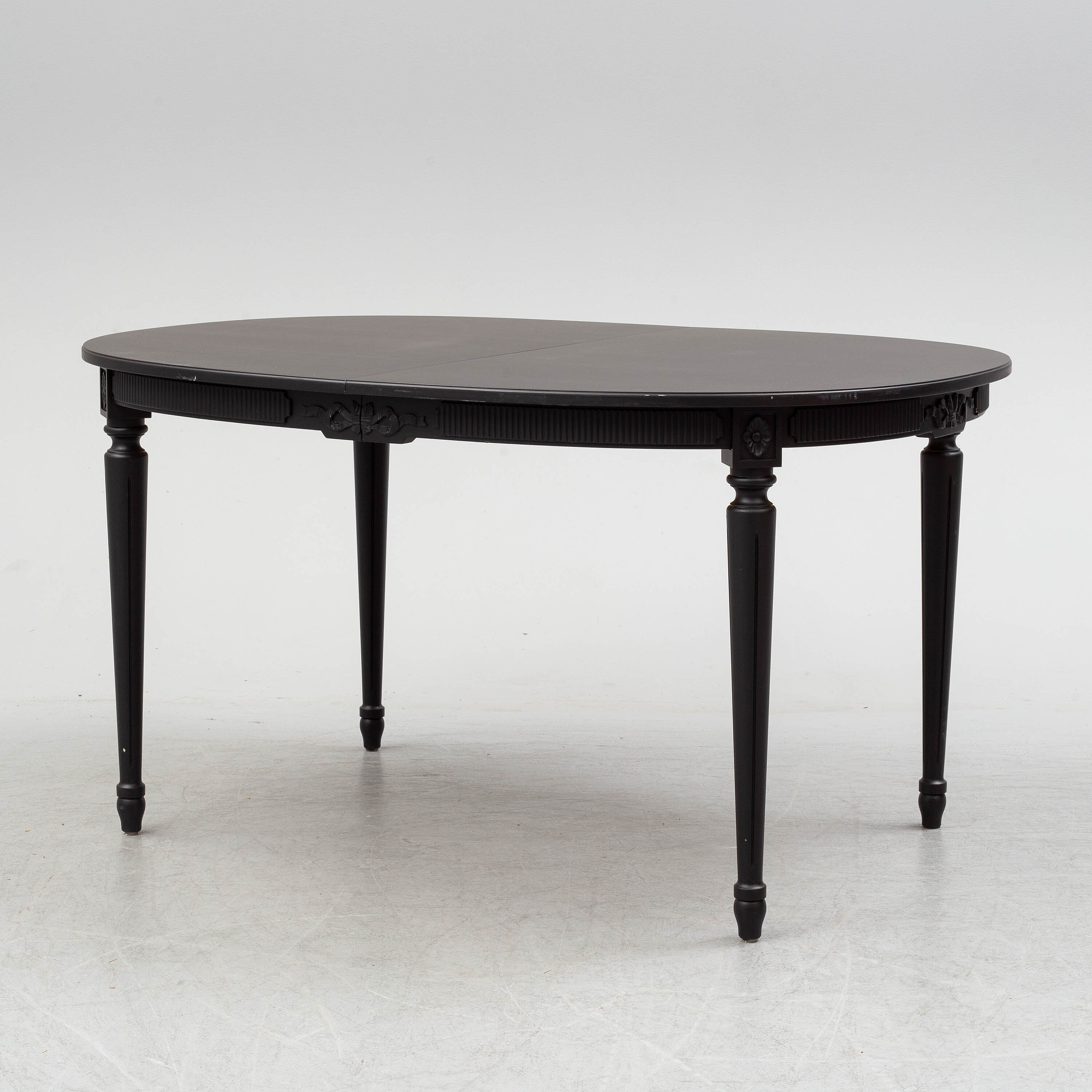 MATBORD, gustaviansk stil, 1900-talets andra hälft. - Bukowskis