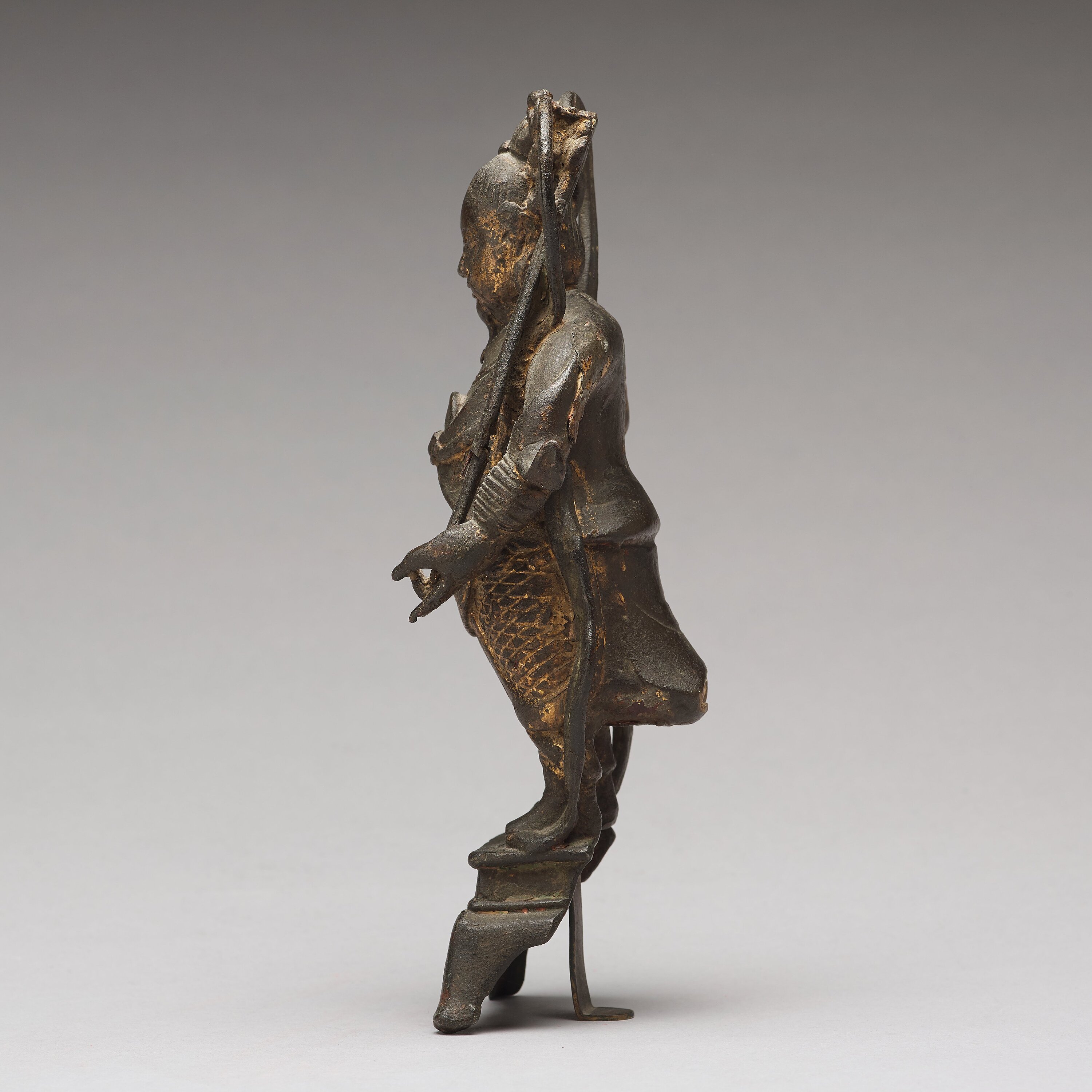 A bronze sculpture of a warrior, Ming dynasty (1368-1644). - Bukowskis