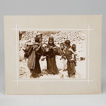 A collection of 30 photographs from the late 1800's. - Bukowskis