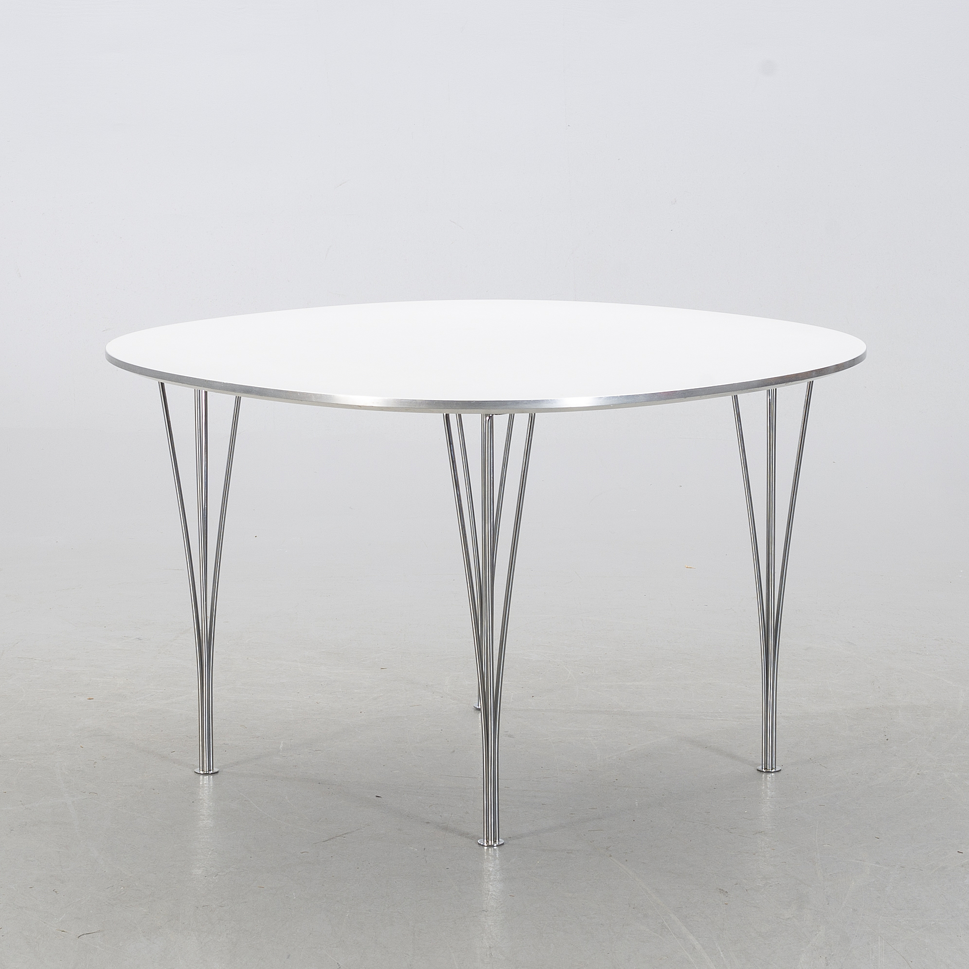 BRUNO MATHSON & PIET HEIN bord Superelips Fritz Hansen 1995. - Bukowskis