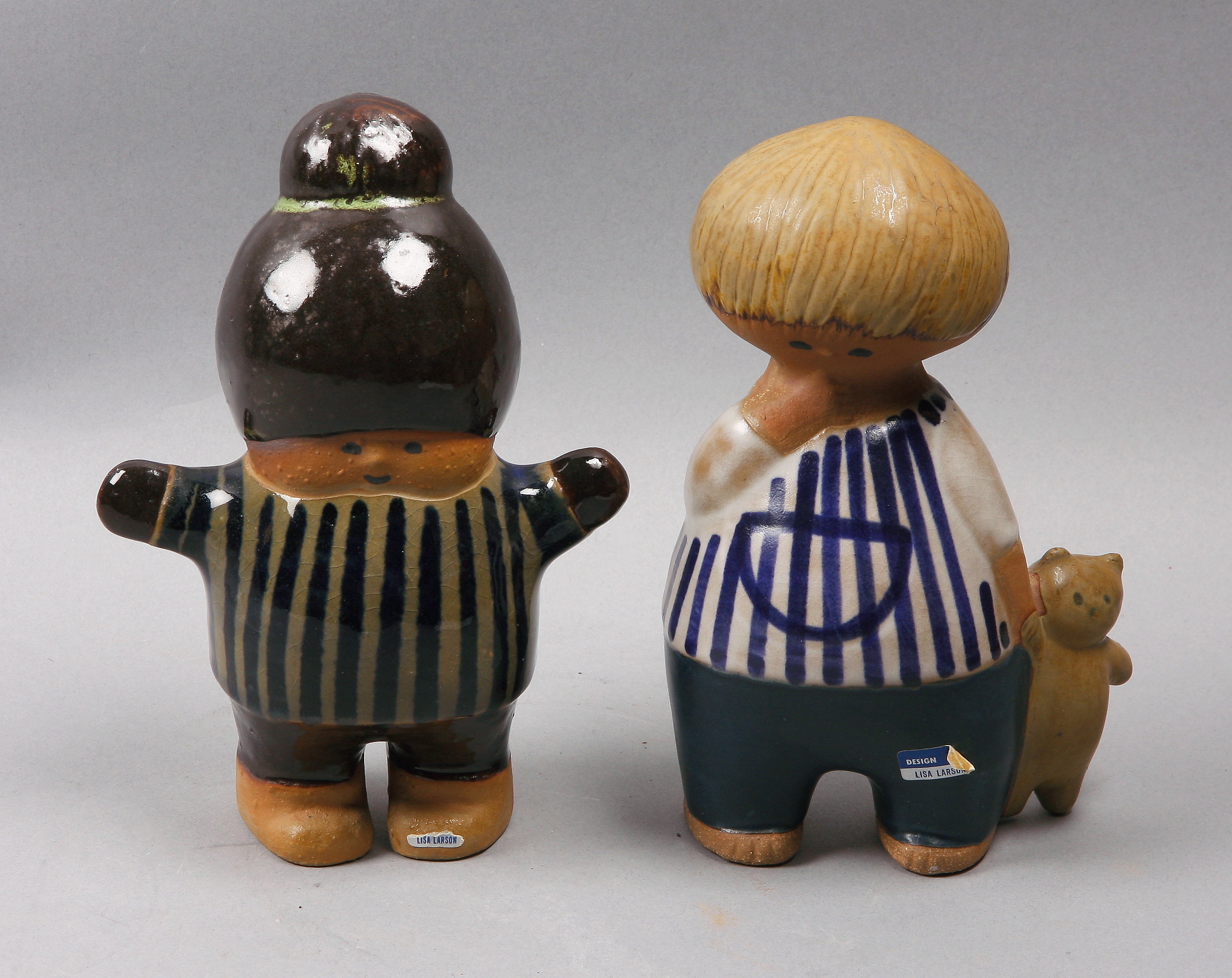 FIGURINER, 2 st. Stengods. Lisa Larson, Gustavsberg. Sign. - Bukowskis