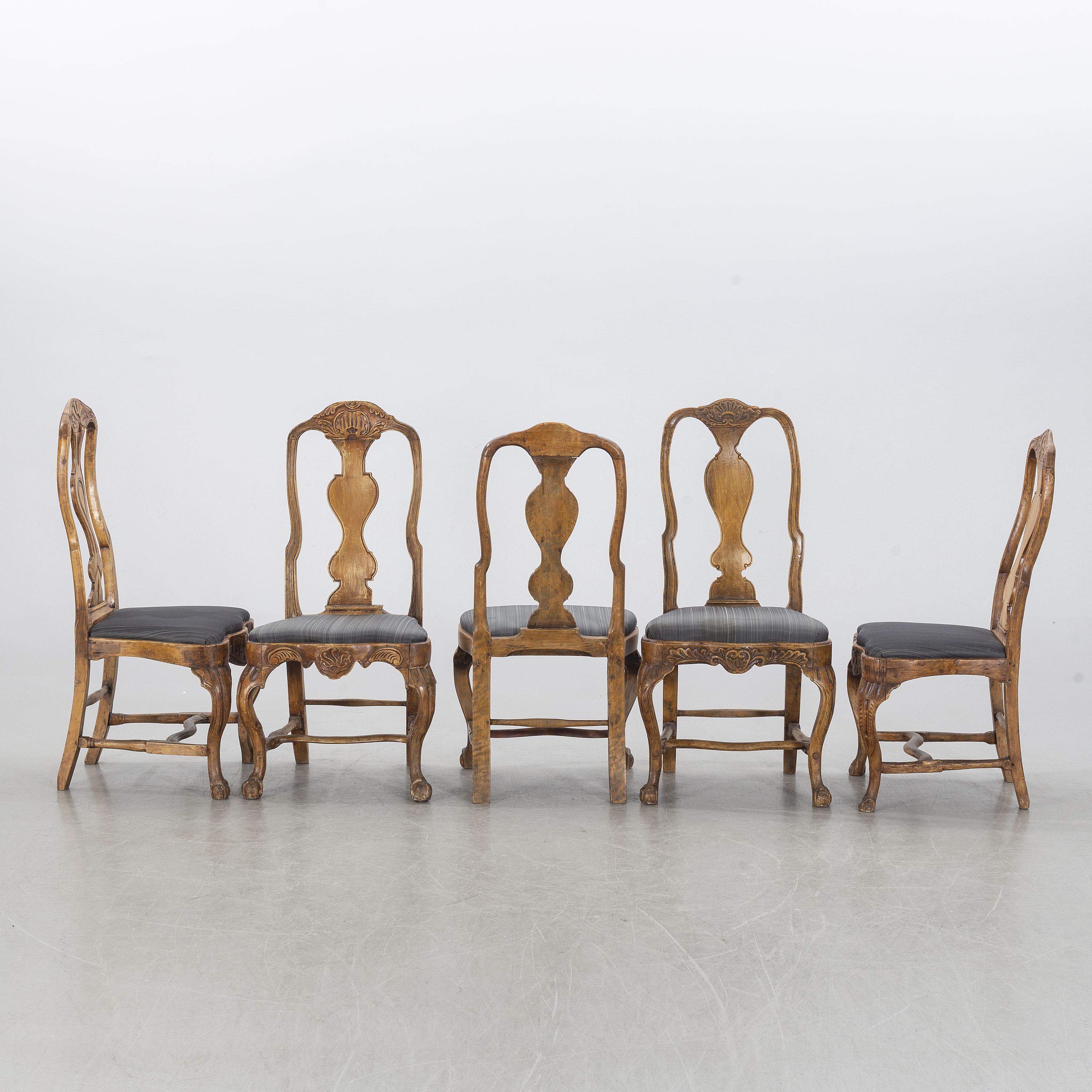 A set of five Swedish rococo chairs mid 1700's. - Bukowskis