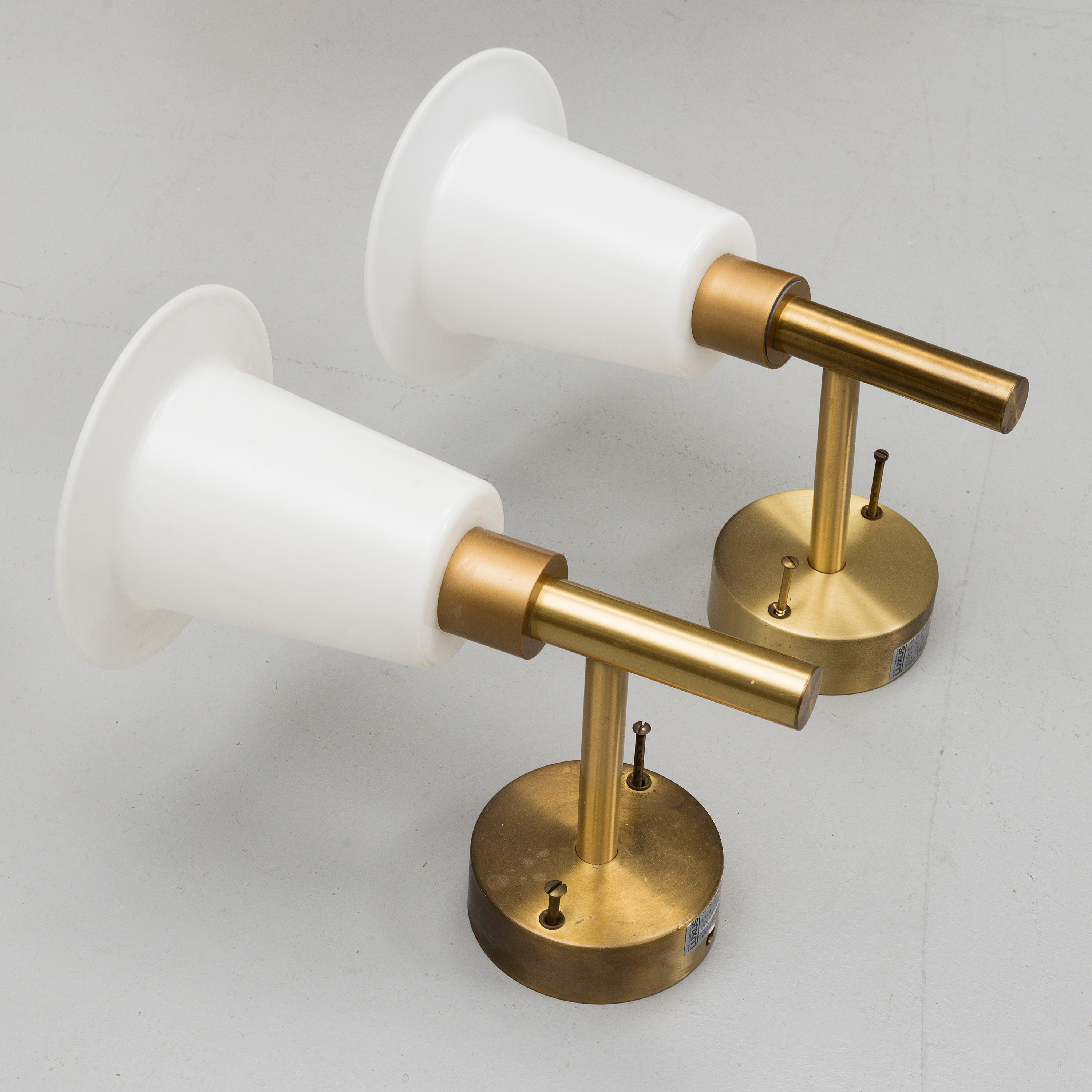 UNO & ÖSTEN KRISTIANSSON, a pair of brass wall light from Luxus ...