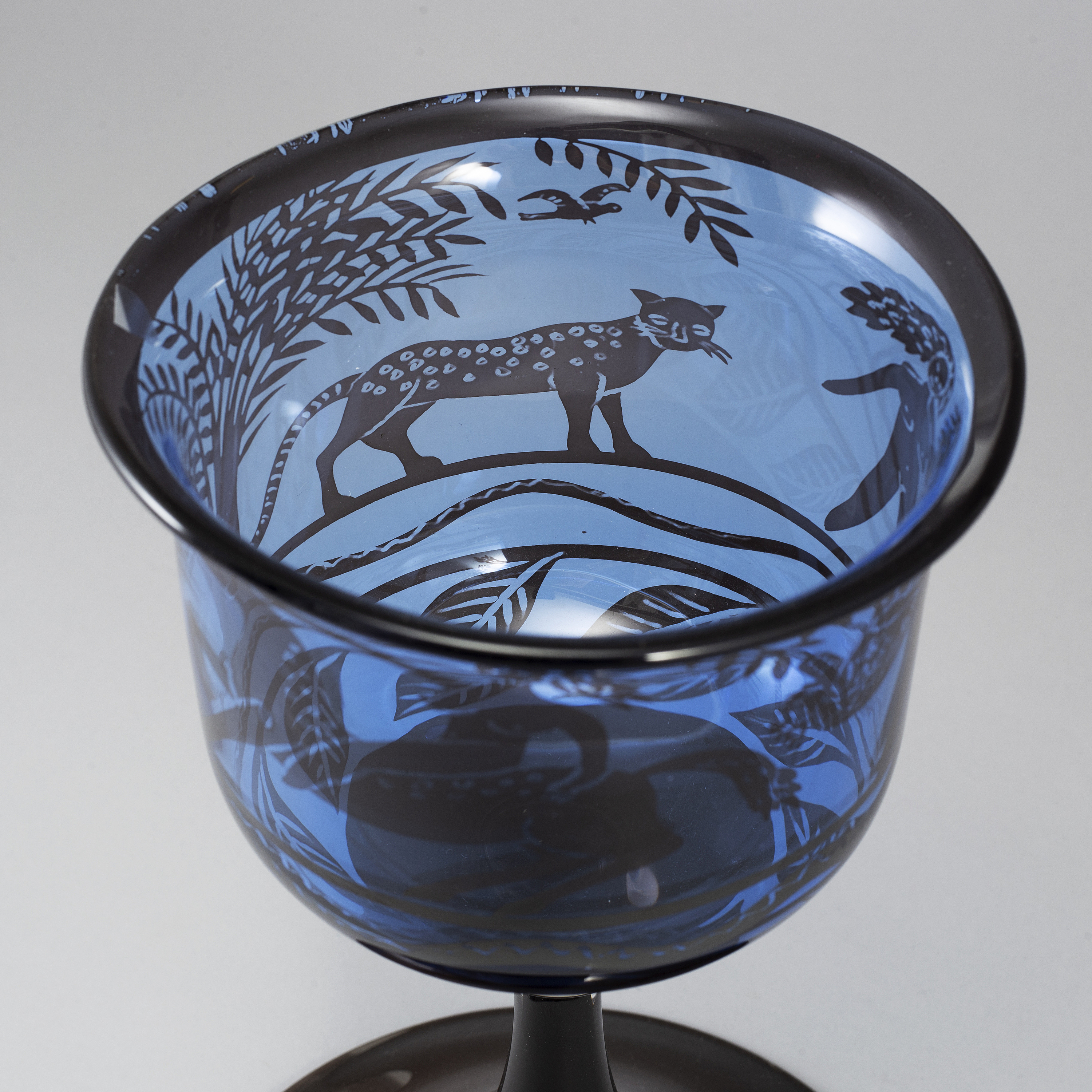 GUNNAR CYRÉN, a "graal" glass goblet, Orrefors, Sweden 1977. - Bukowskis