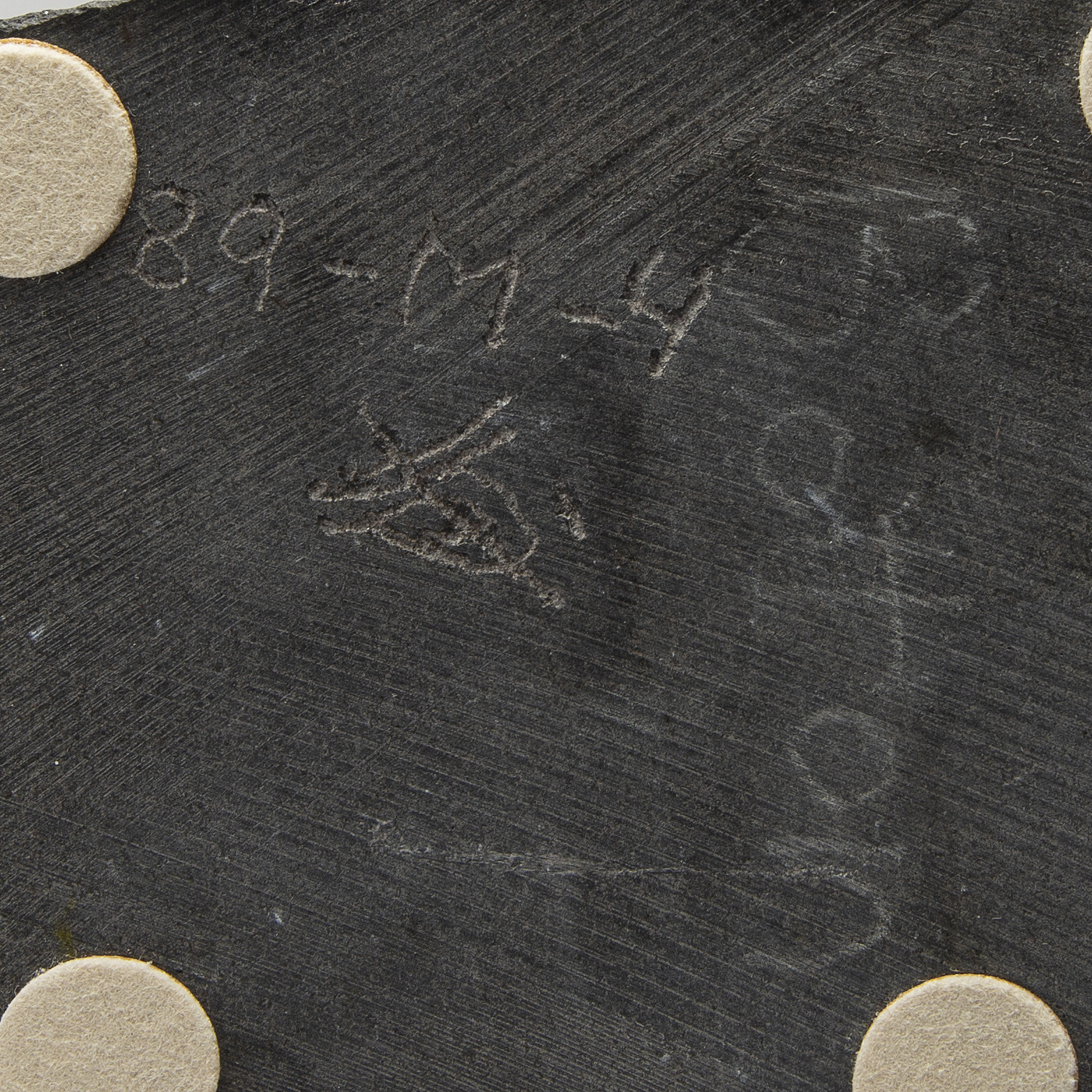 TAKASHI NARAHA, skulptur i diabas, monogramsignerad samt daterad -89 ...