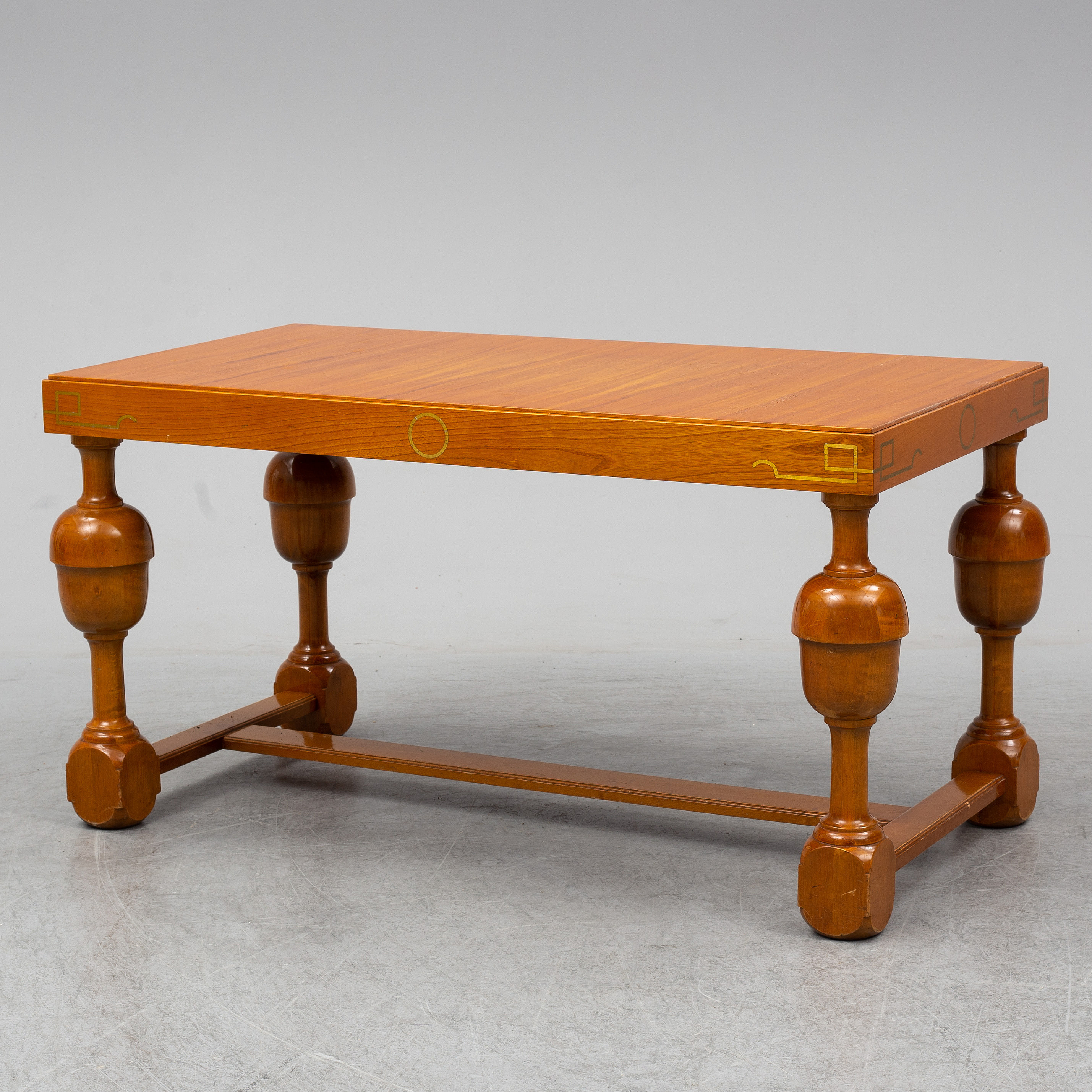 A 1930-40s coffee table. - Bukowskis