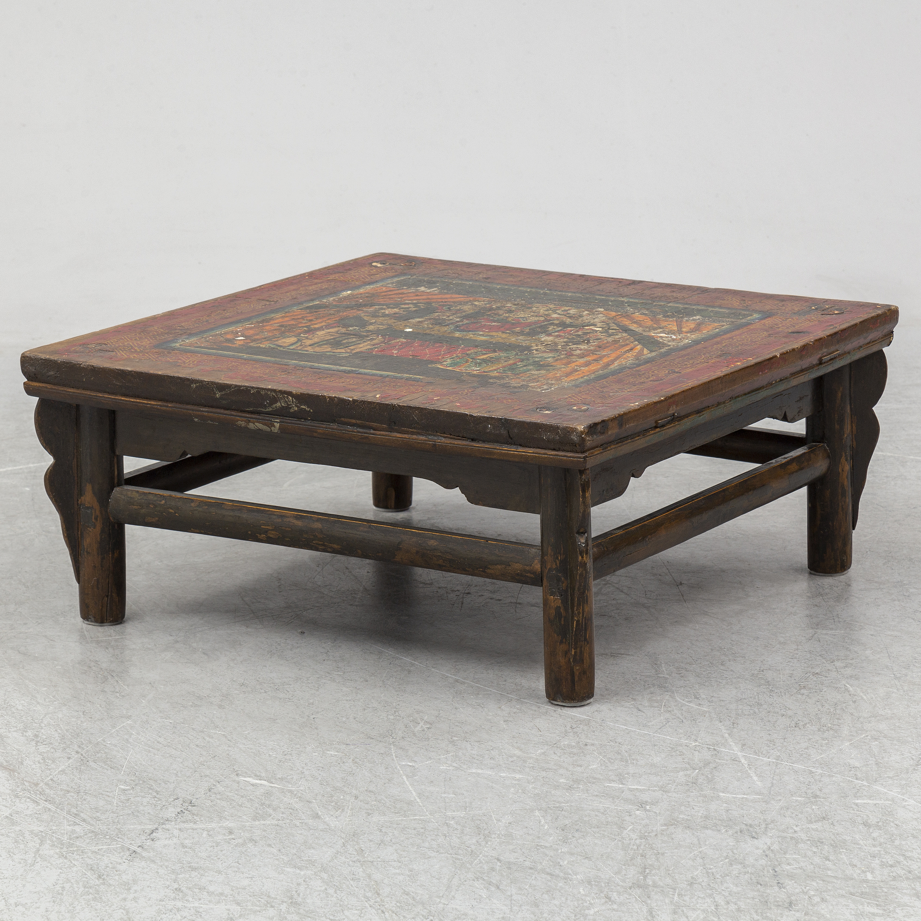 A low Chinese table, 20th century. - Bukowskis