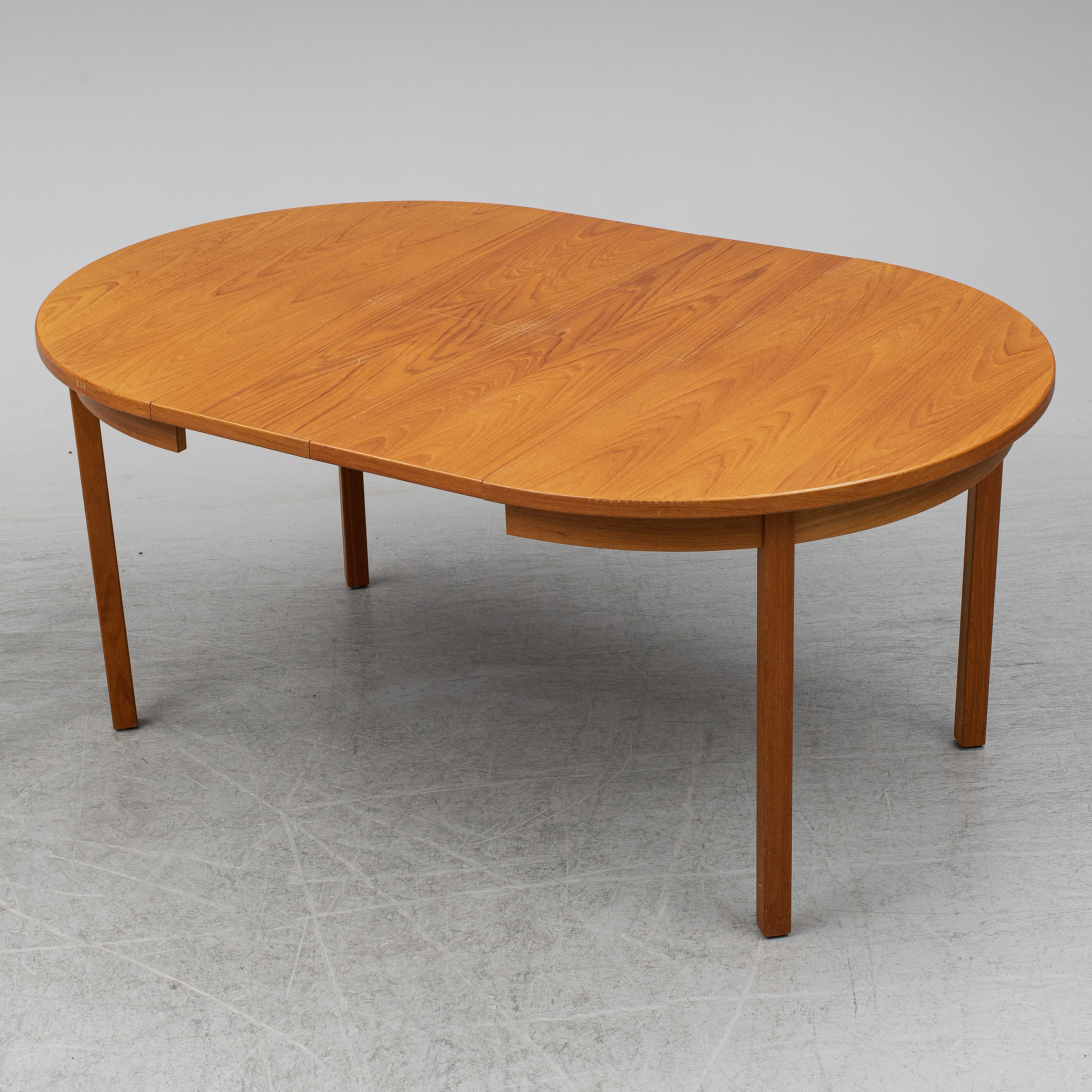 A 1950s dining table. - Bukowskis