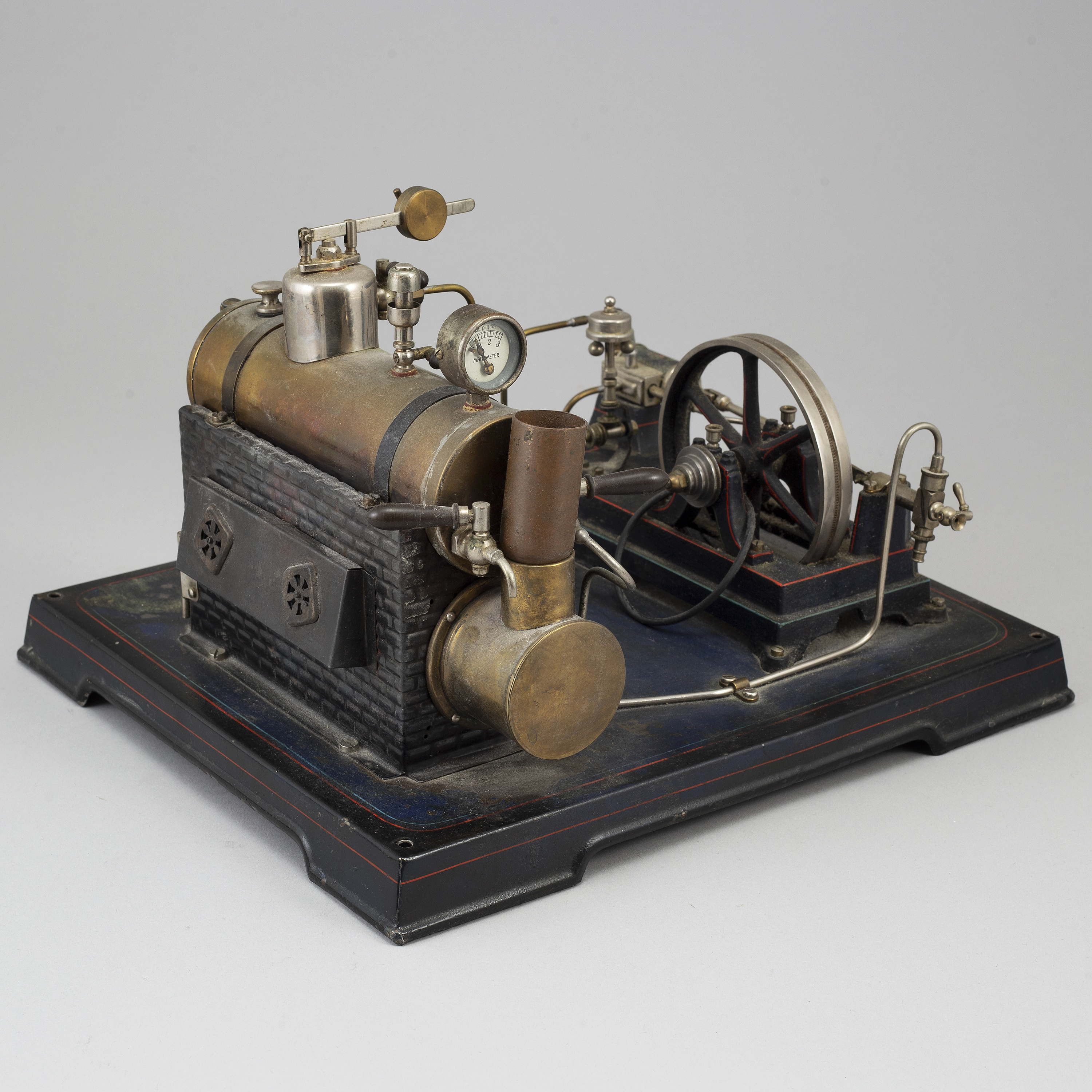 A 20th century steam compound engine. - Bukowskis