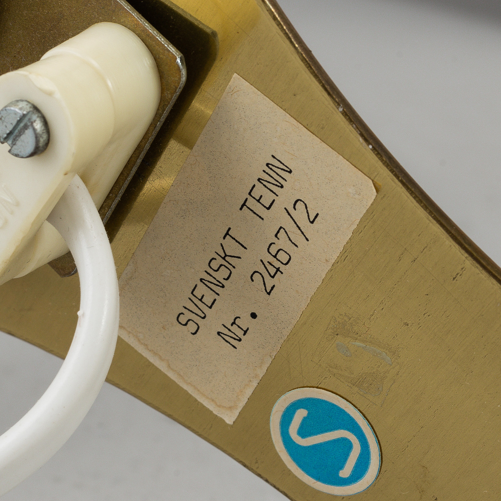 JOSEF FRANK, bordslampa i mässing, modell 2467, Firma Svenskt Tenn ...