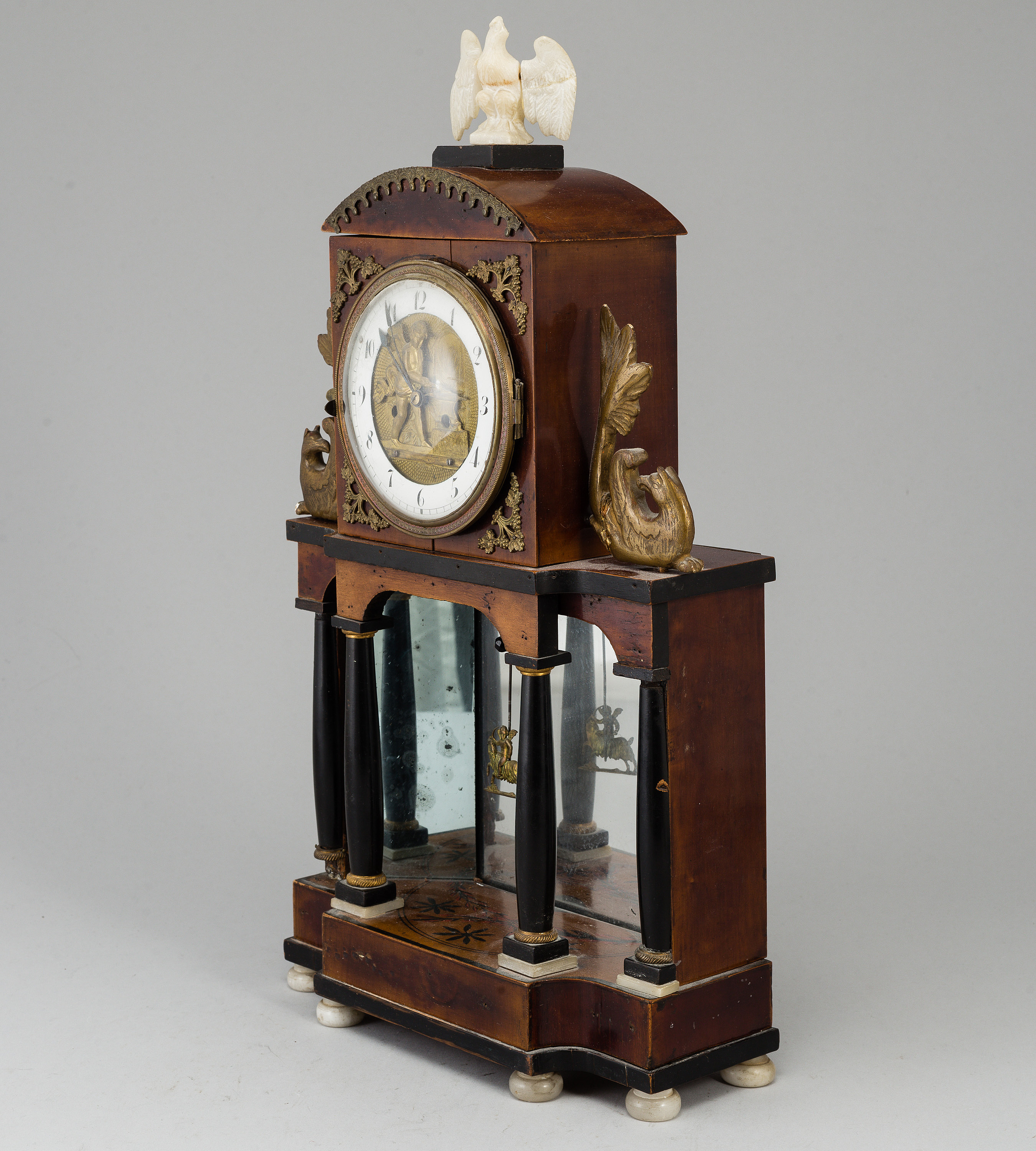 A mid 19th century pendulum clock. - Bukowskis