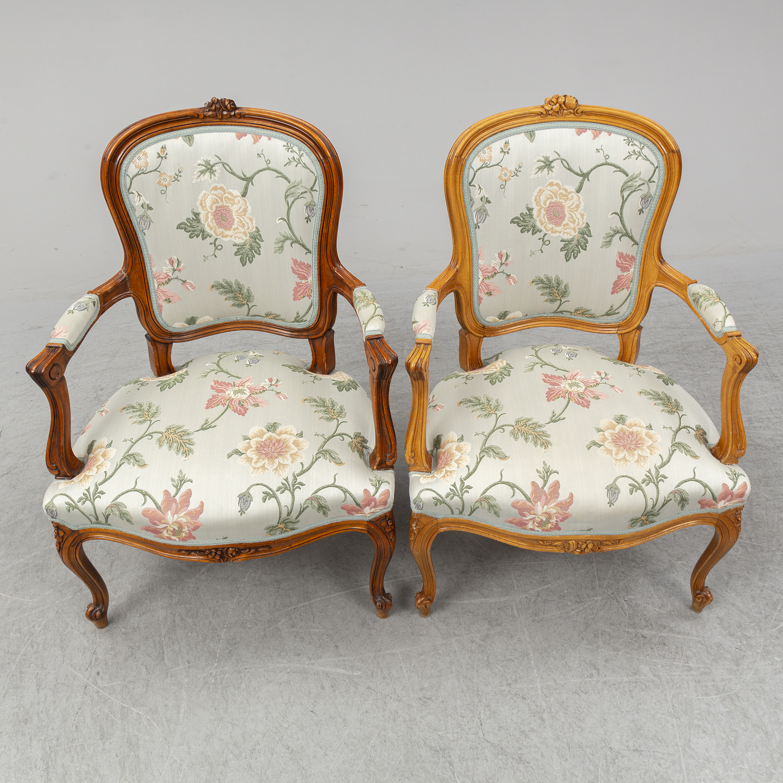 Two Rococo-style armchairs, 20th ct. - Bukowskis