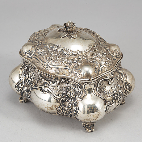 A German late 19th century silver sugar-box. - Bukowskis