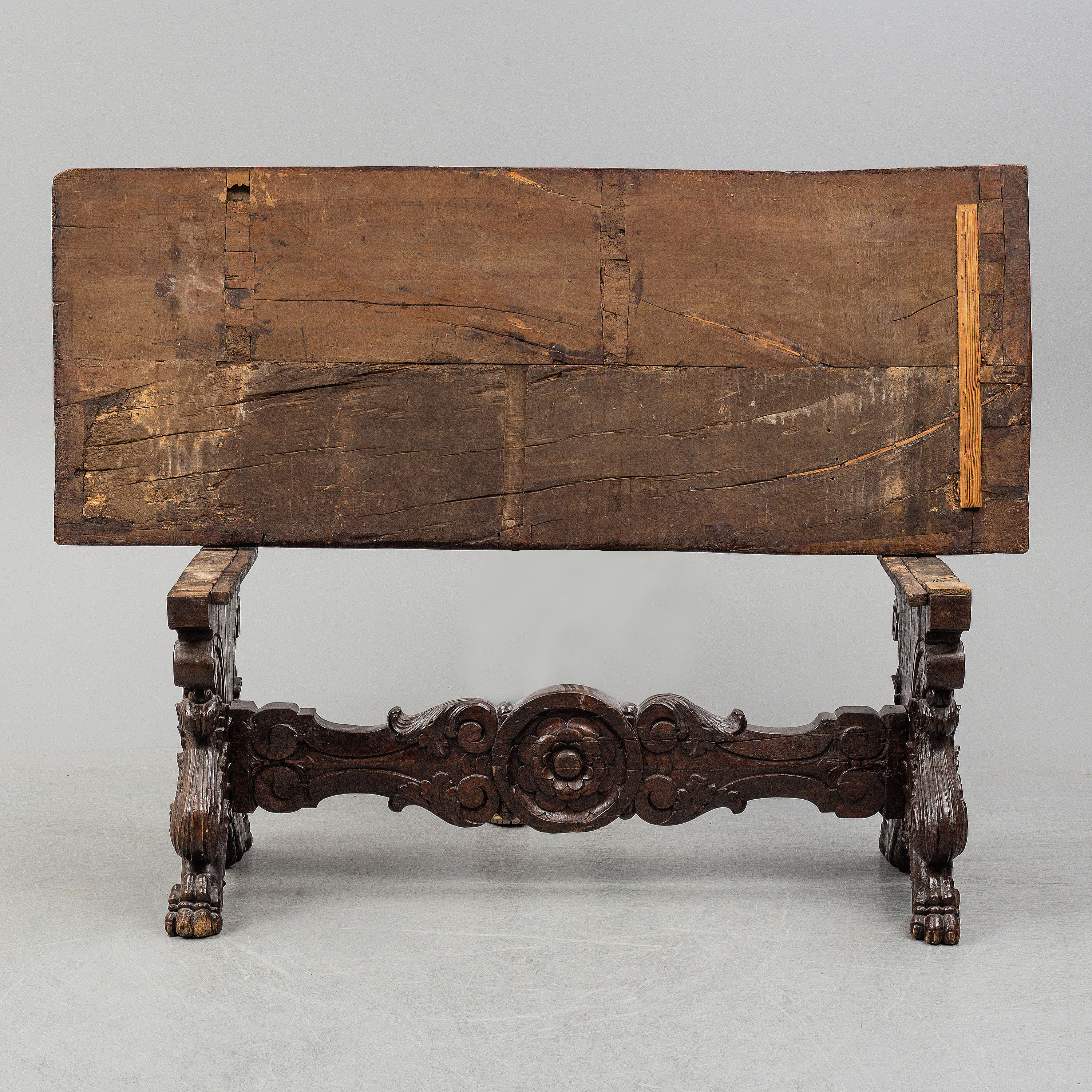 A 19th century table. - Bukowskis