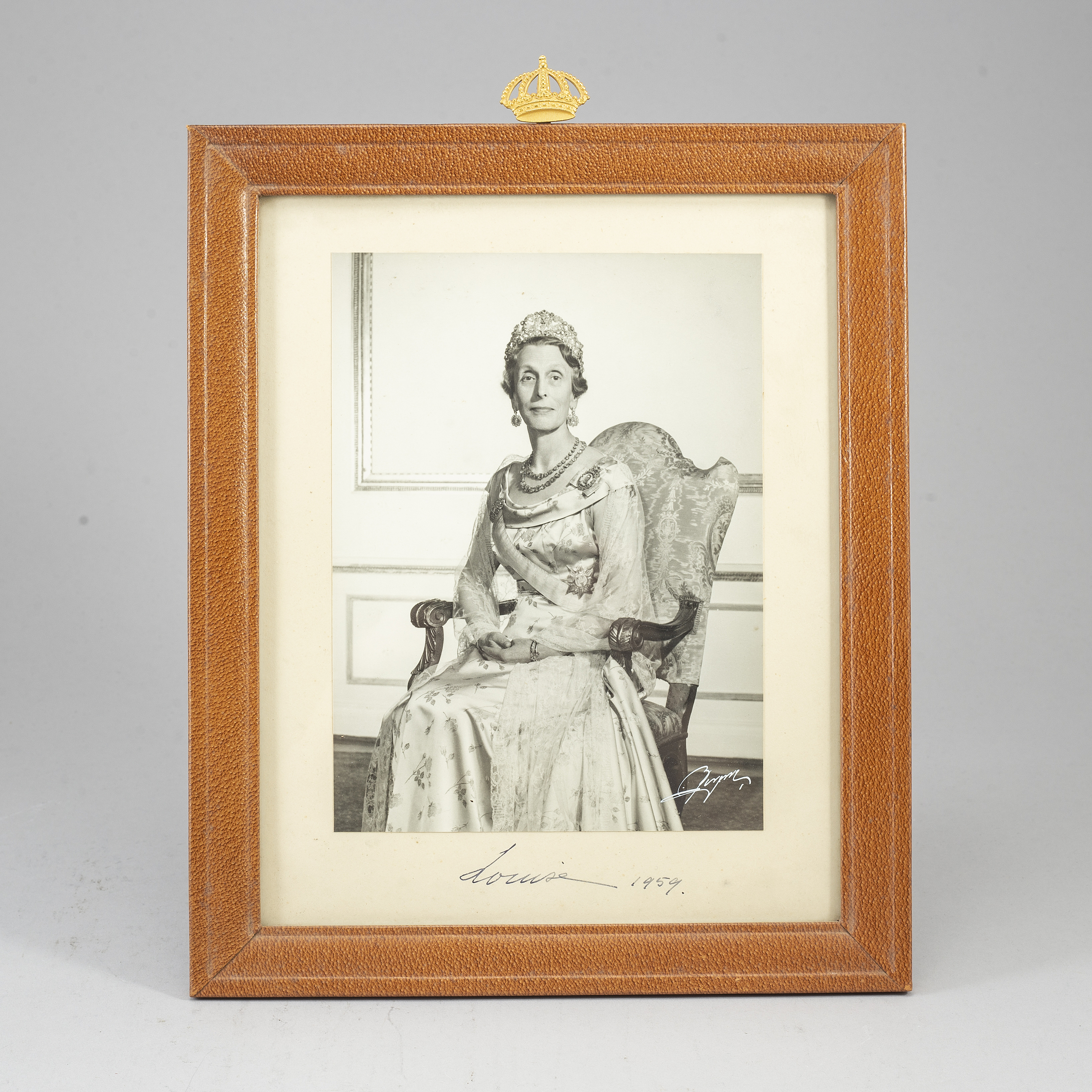 A PAIR OF ROYAL PHOTOGRAPHS WITH AUTOGRAPHS, signead and dated 1959 ...