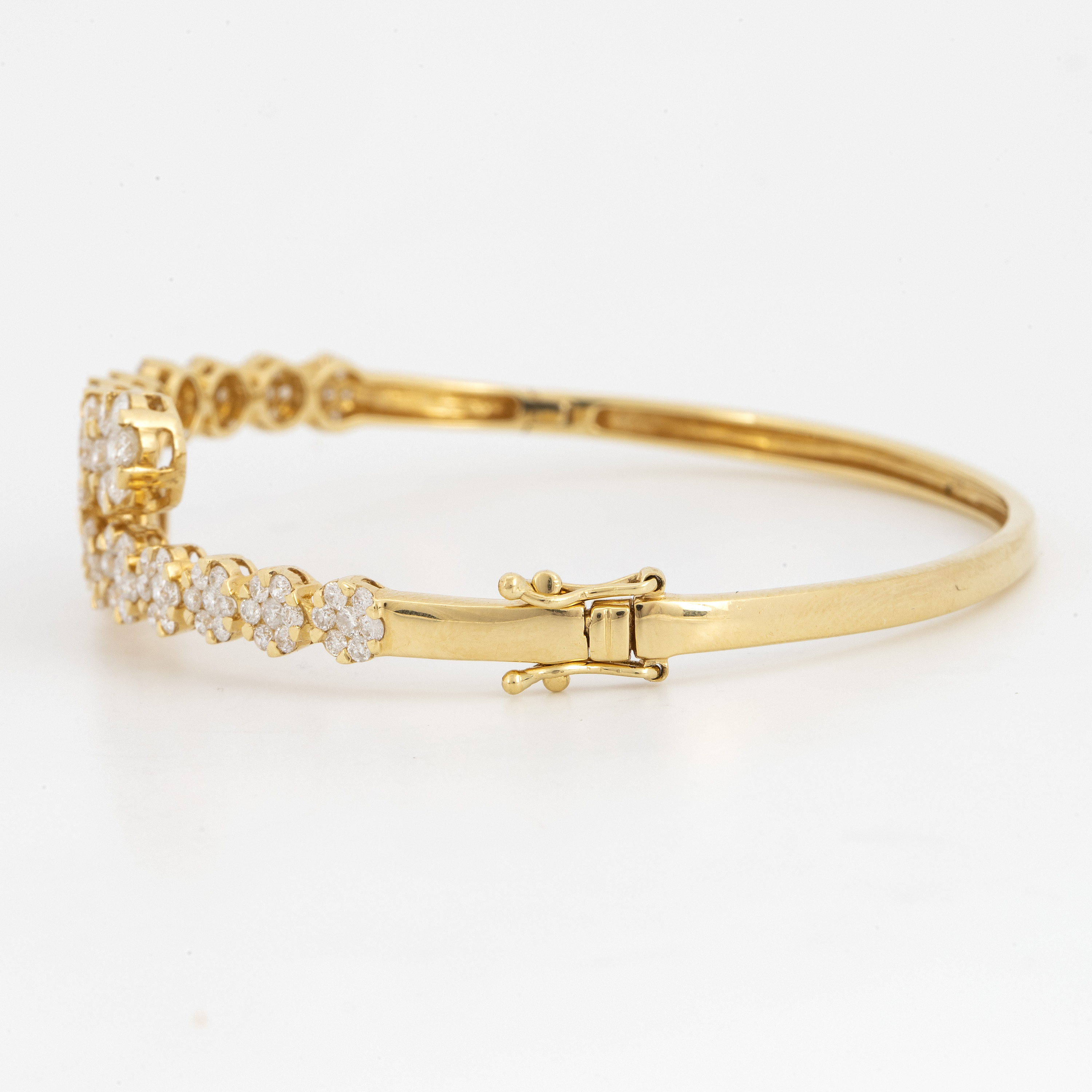 ARMRING med briljantslipade diamanter. - Bukowskis