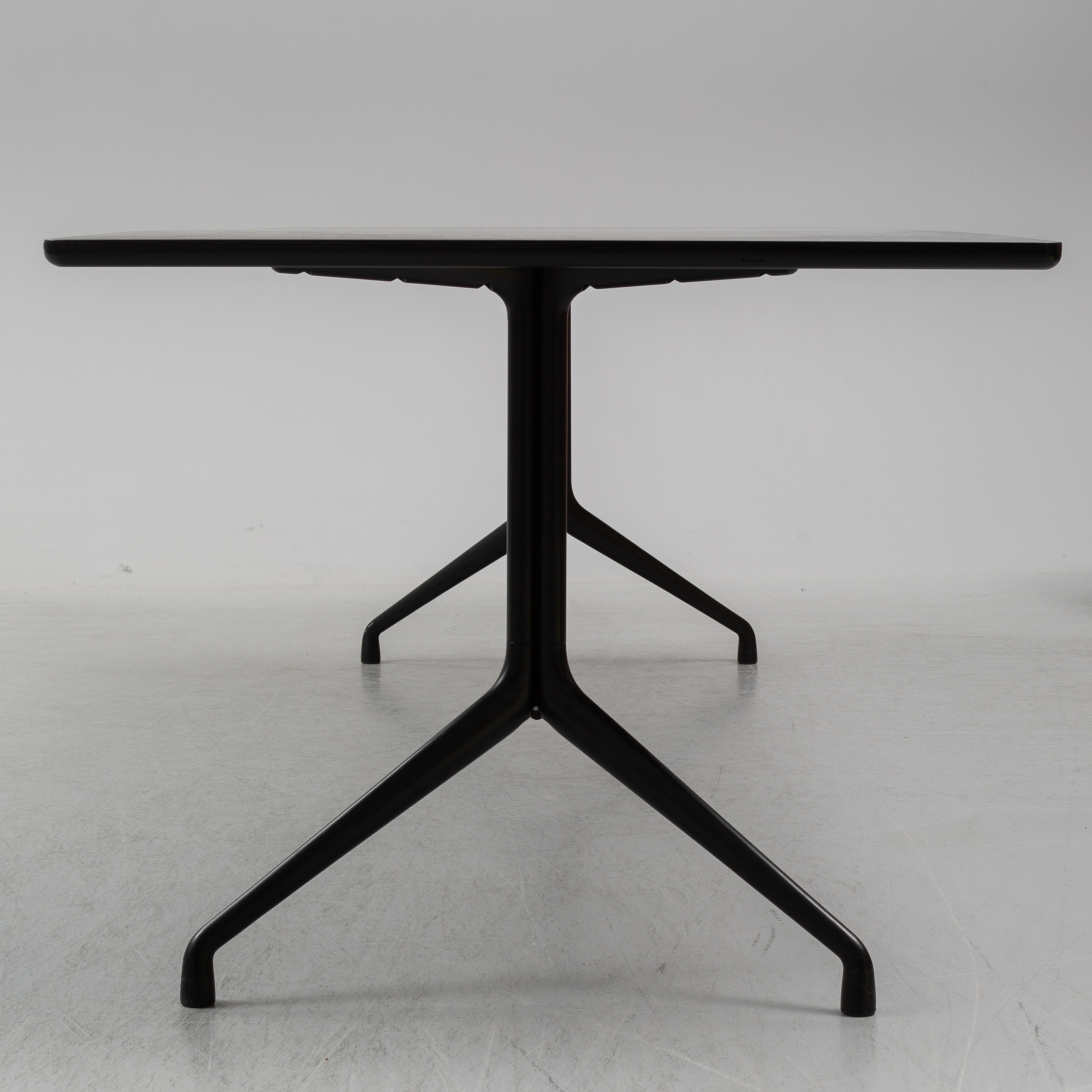 HEE WELLING & HAY, konferensbord, "About a Table AAT", HAY, Danmark ...