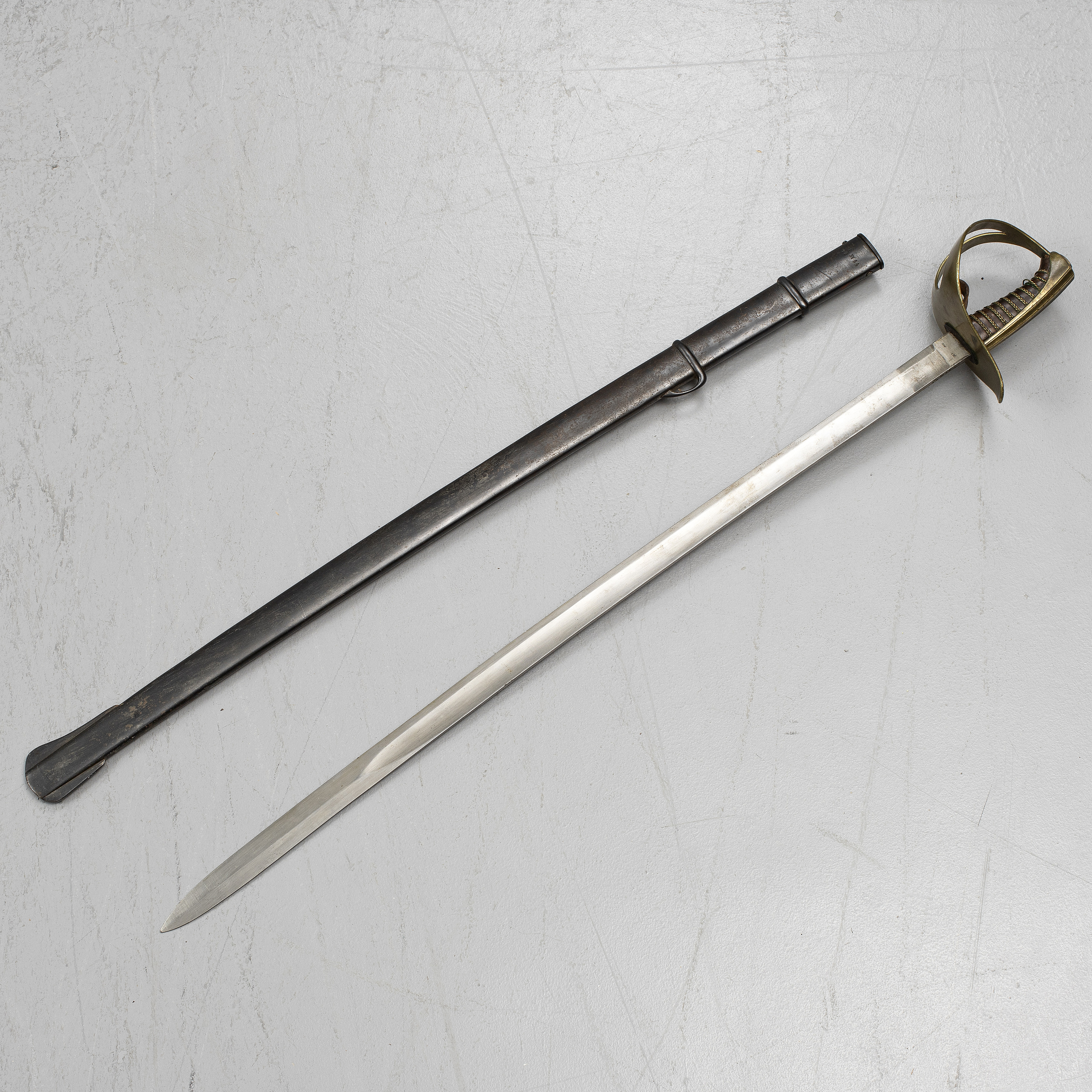 A Swedish cavalry sword 1854 pattern with scabbard. - Bukowskis