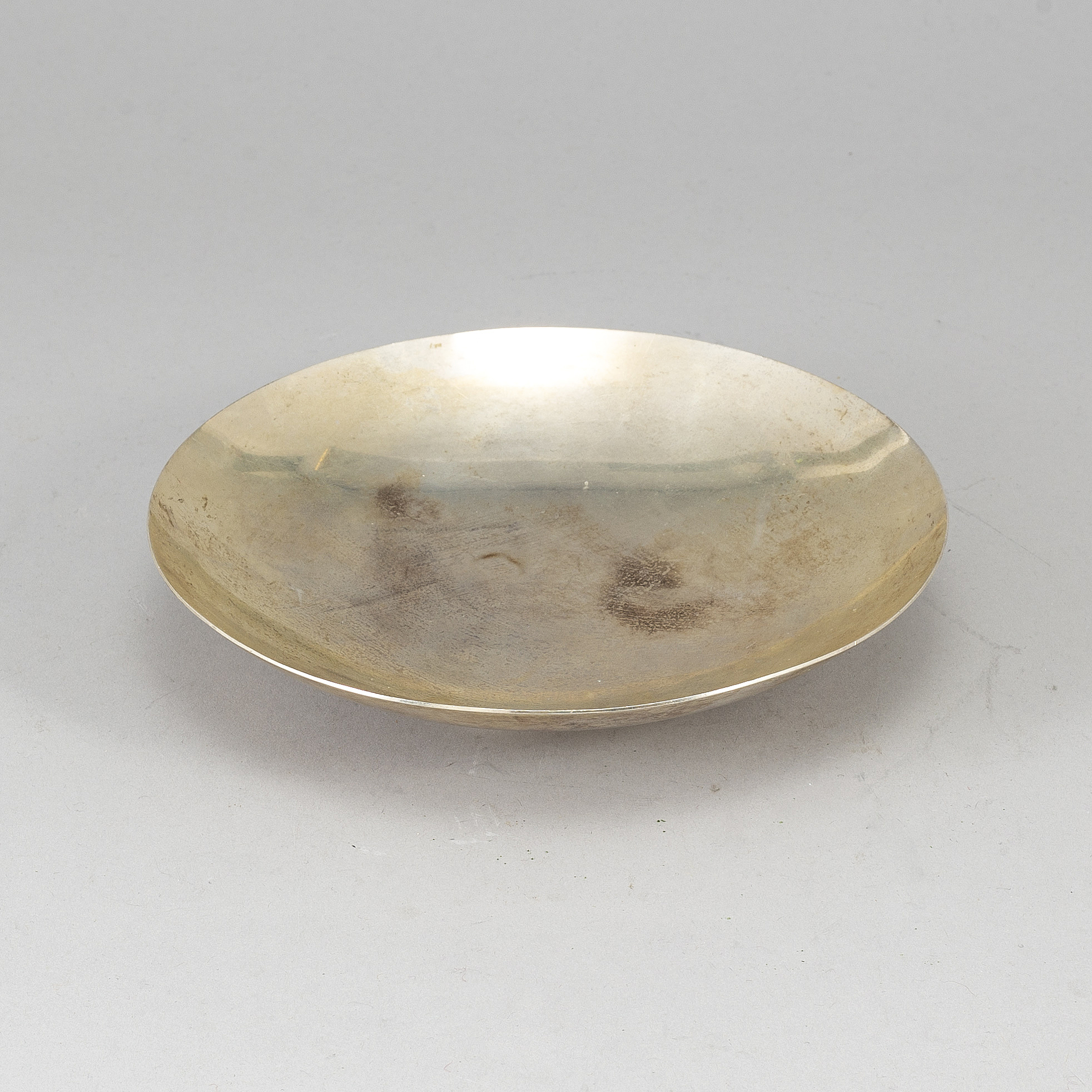 A sterlin silver dish by Atelier Borgila Stockholm 1970. - Bukowskis