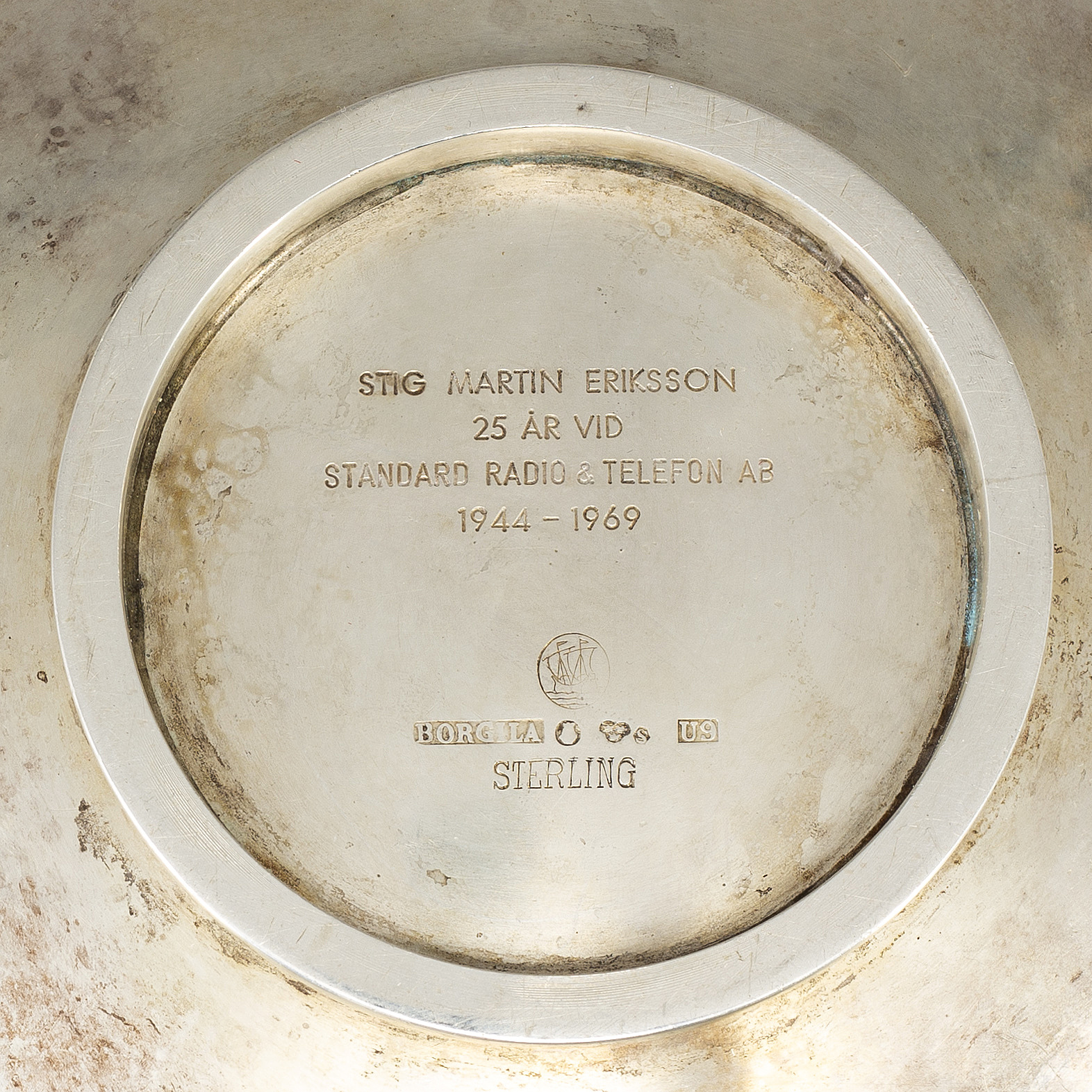 A sterlin silver dish by Atelier Borgila Stockholm 1970. - Bukowskis