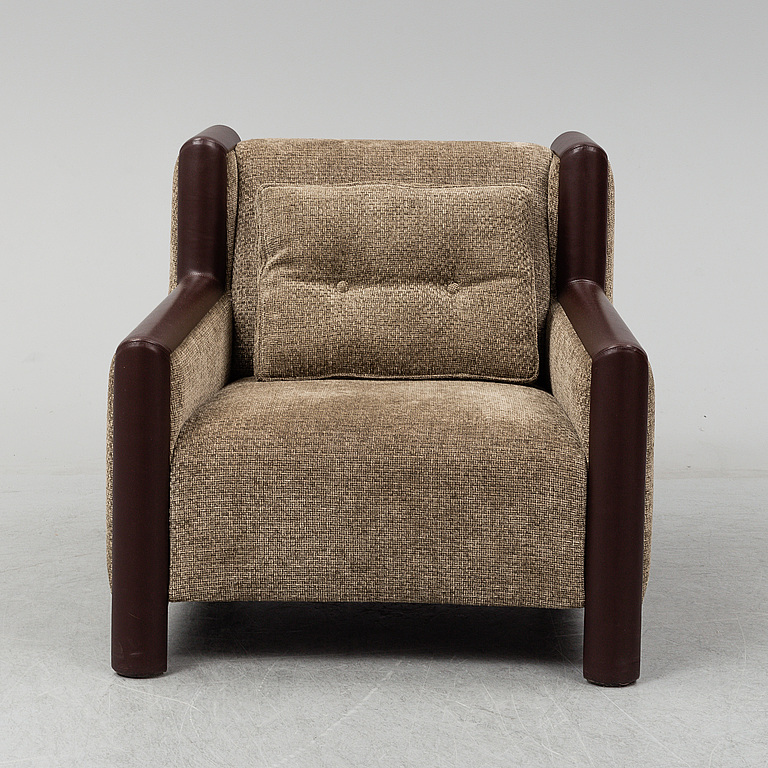 A contemporary 'Ginevra' lounge chair by Romeo Sozzi for Promemoria ...