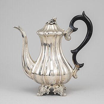 A silver coffee pot by PA Thomasson Karlskrona, 1858. - Bukowskis