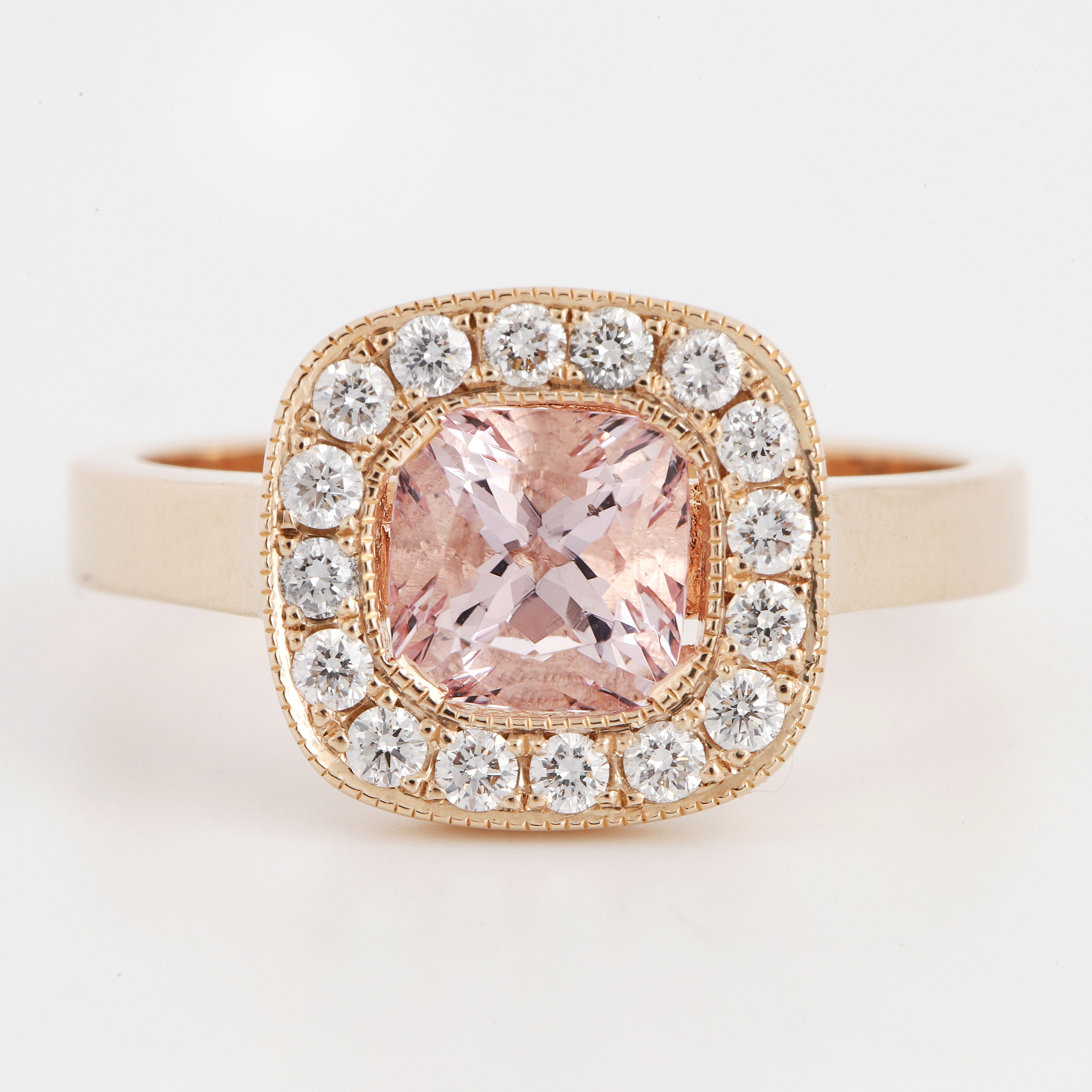 RING, med morganit och briljantslipade diamanter. - Bukowskis