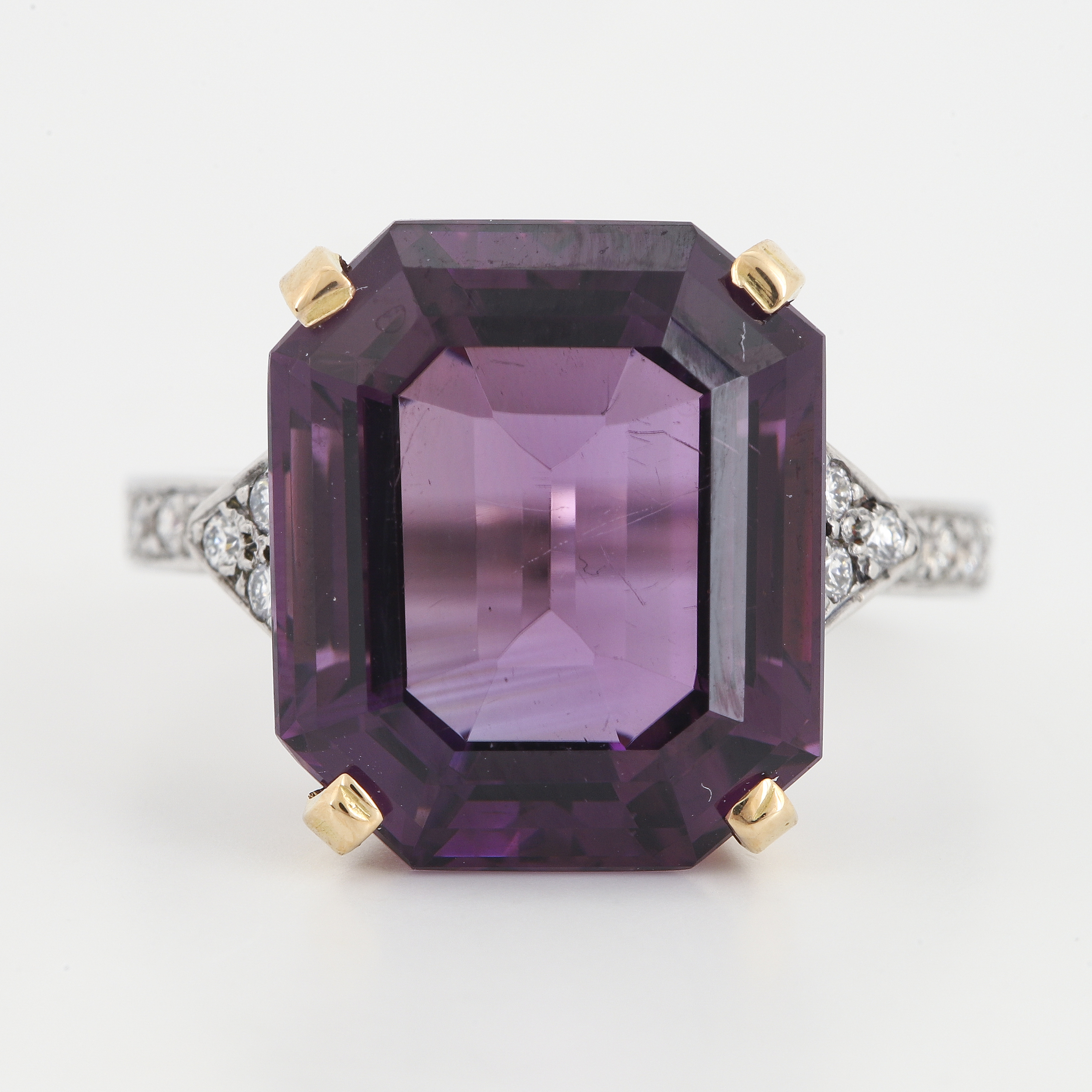 Amethyst and brilliant-cut diamond cocktail ring. - Bukowskis