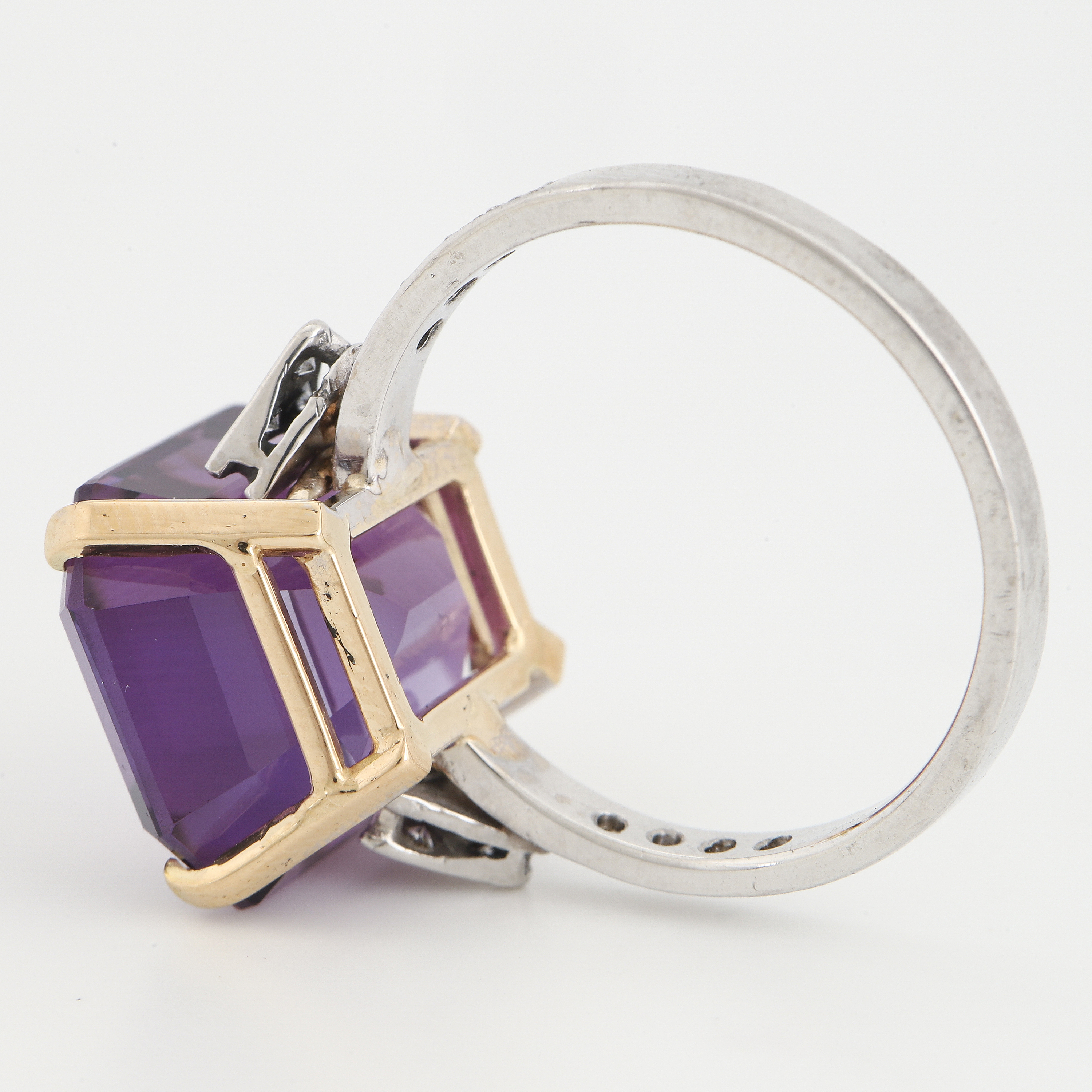 Amethyst and brilliant-cut diamond cocktail ring. - Bukowskis
