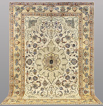 MATTA Old Royal keshan, ca 395x275 cm. - Bukowskis