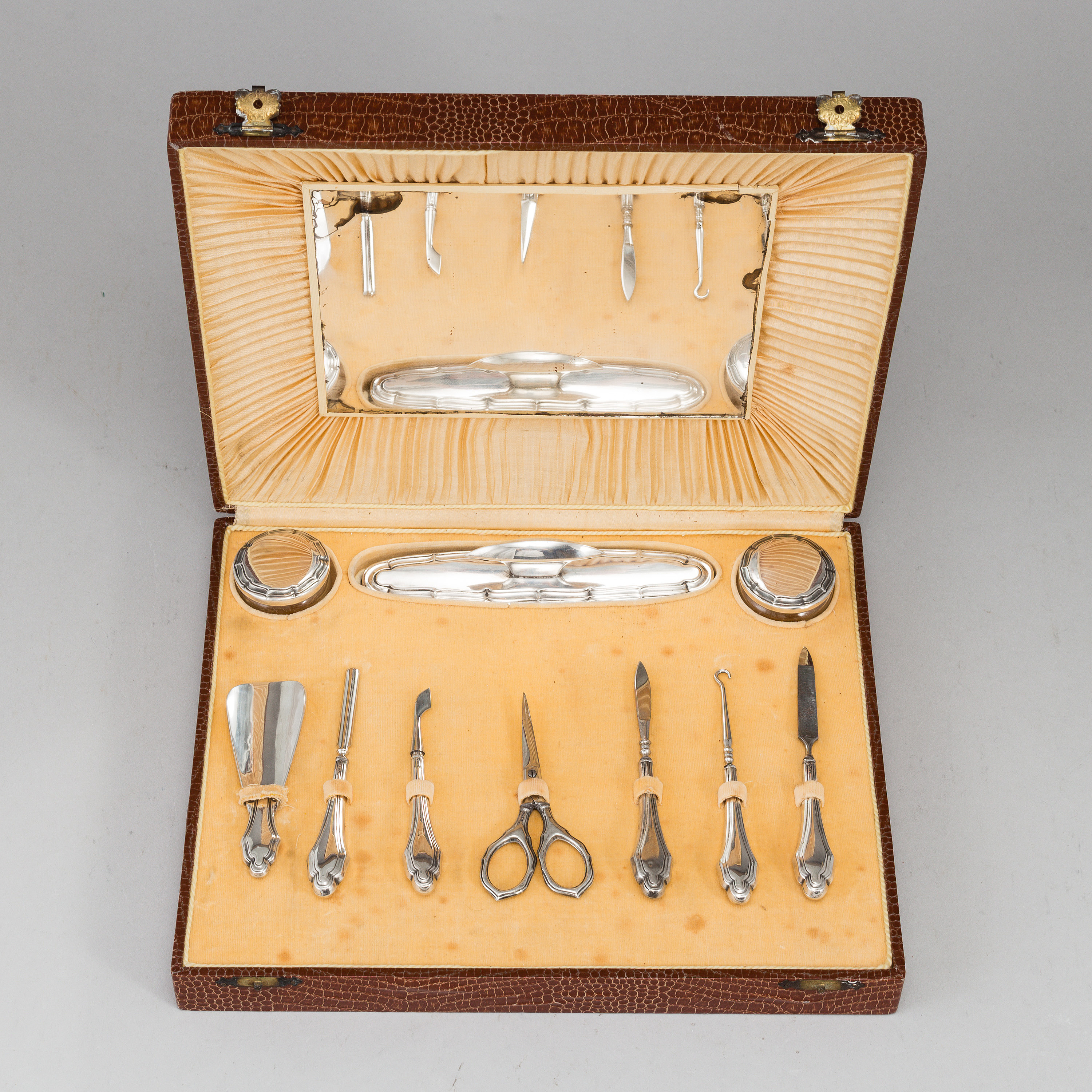A 830 silver manicure set in box, first half of the 20th century ...