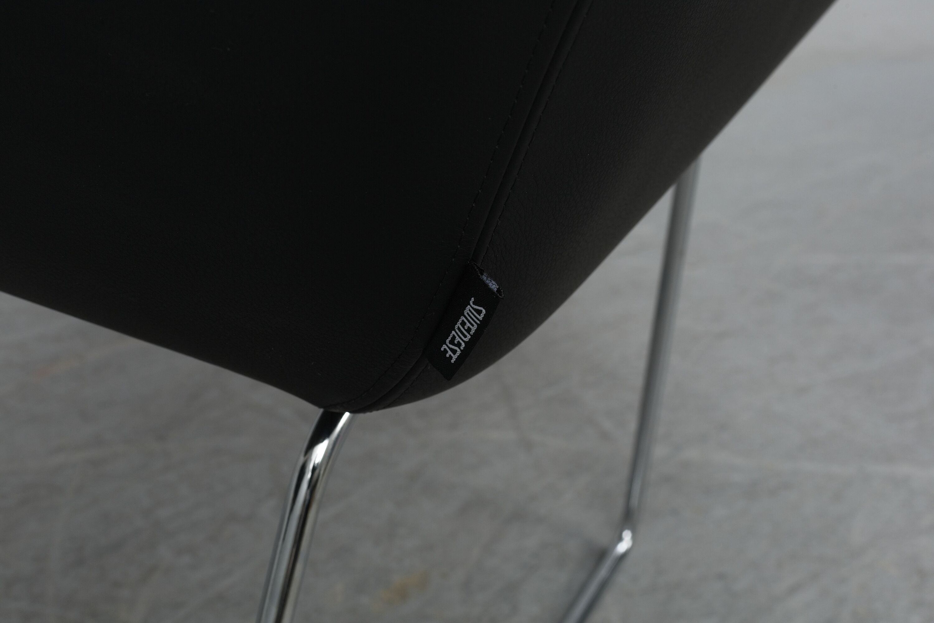 ROGER PERSSON, fåtöljer, ett par, "Happy", Swedese. - Bukowskis