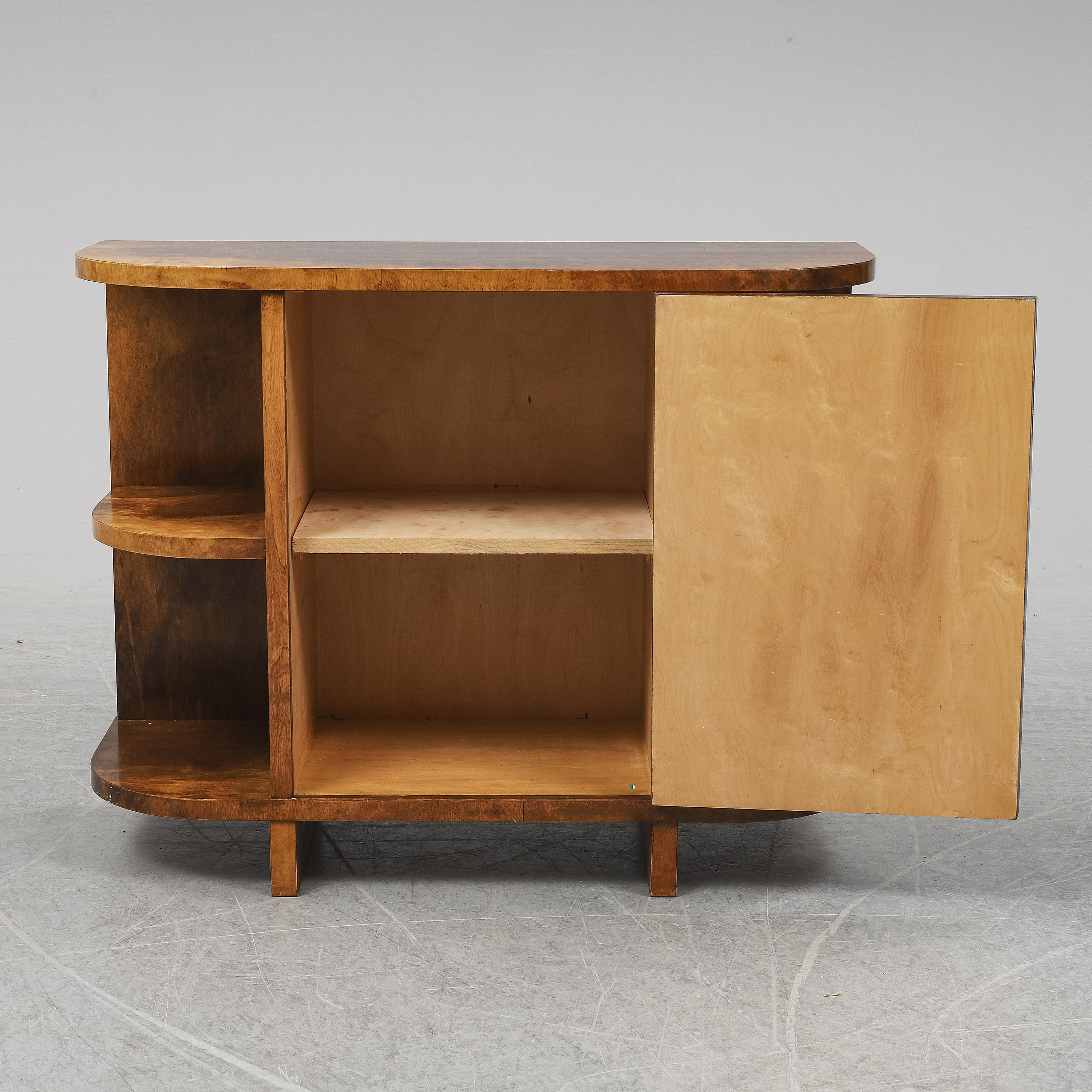 A 1930's stained birch bookcase. - Bukowskis