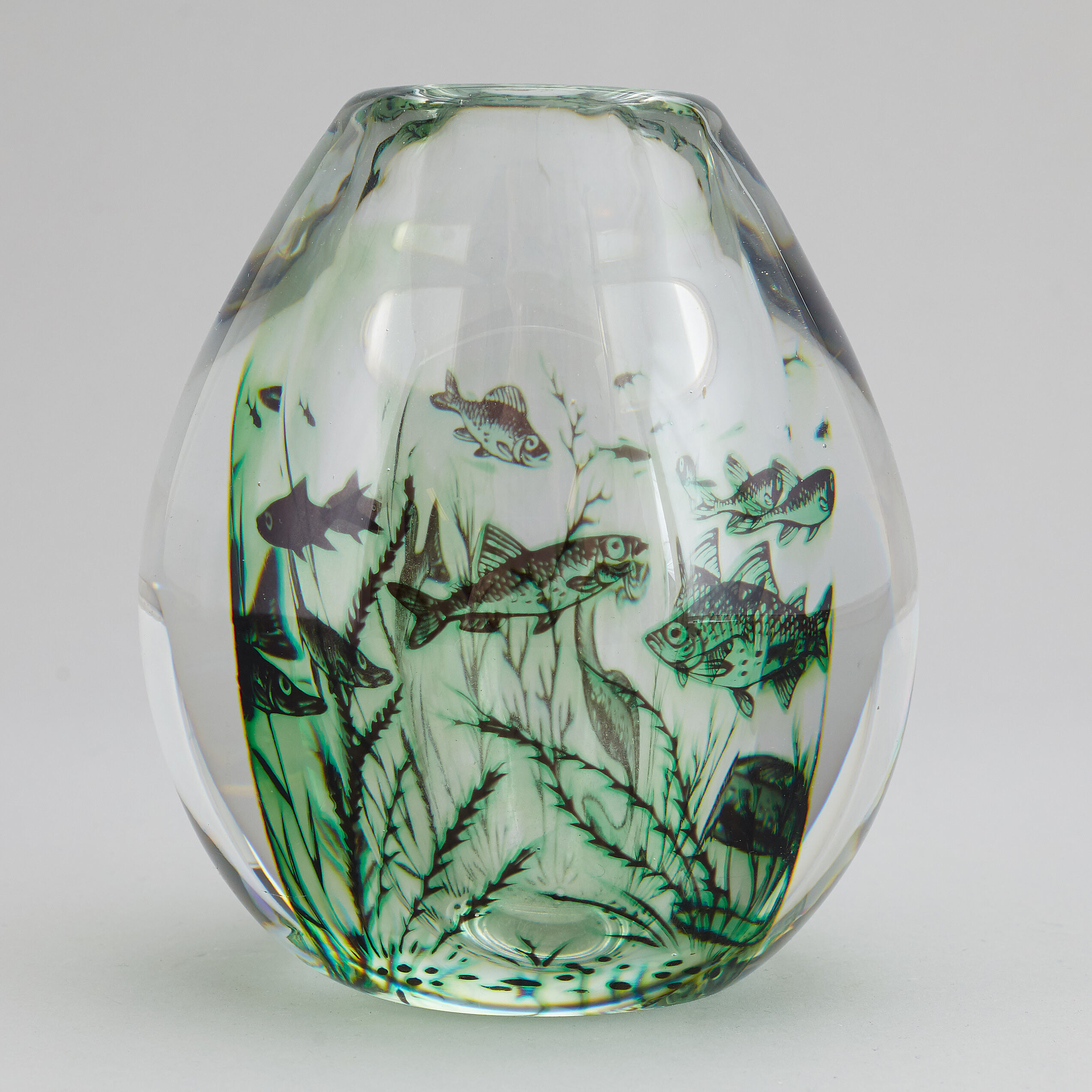 EDWARD HALD, A glass vase, Orrefors, Sweden, marked 1743 B. - Bukowskis
