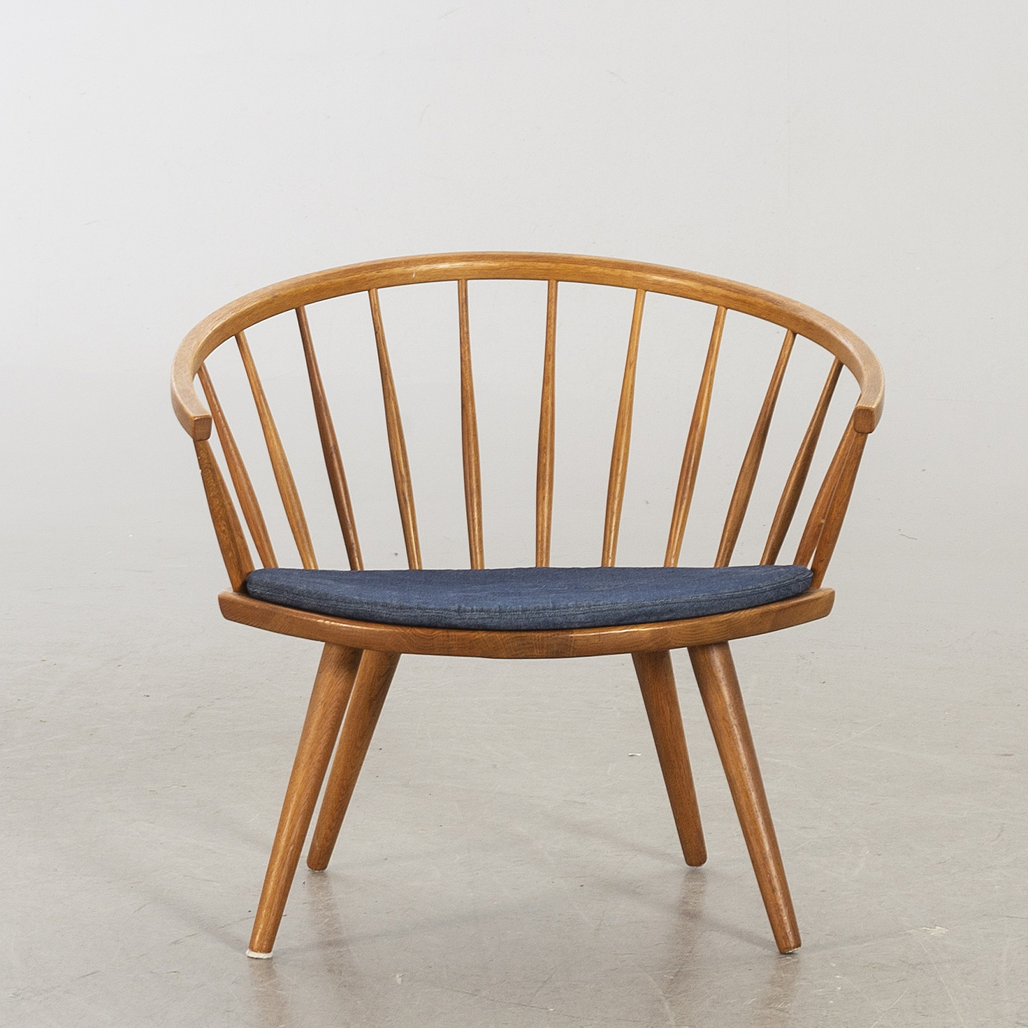 YNGVE EKSTRÖM, stol "Arka" formgiven 1955. - Bukowskis