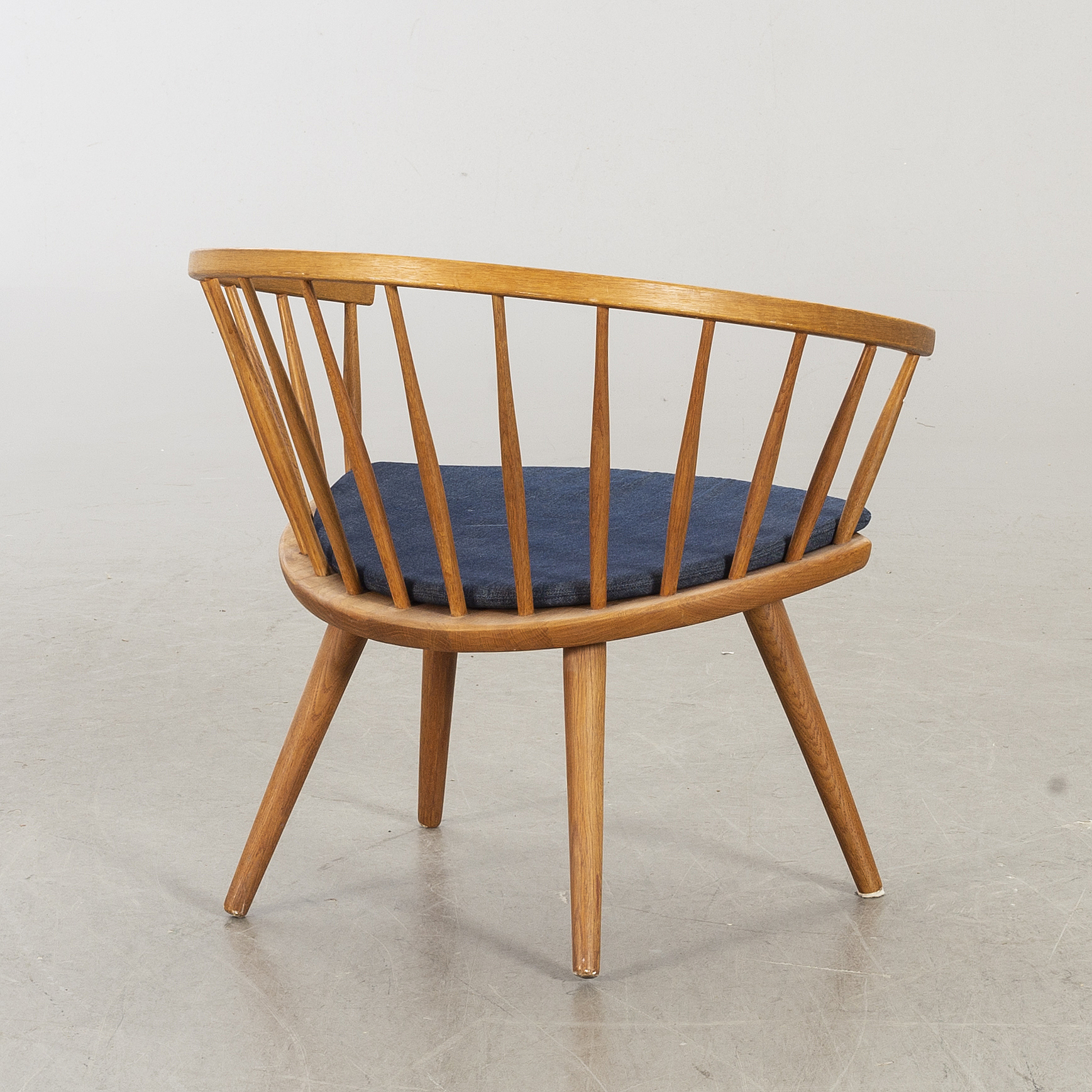 YNGVE EKSTRÖM, stol "Arka" formgiven 1955. - Bukowskis