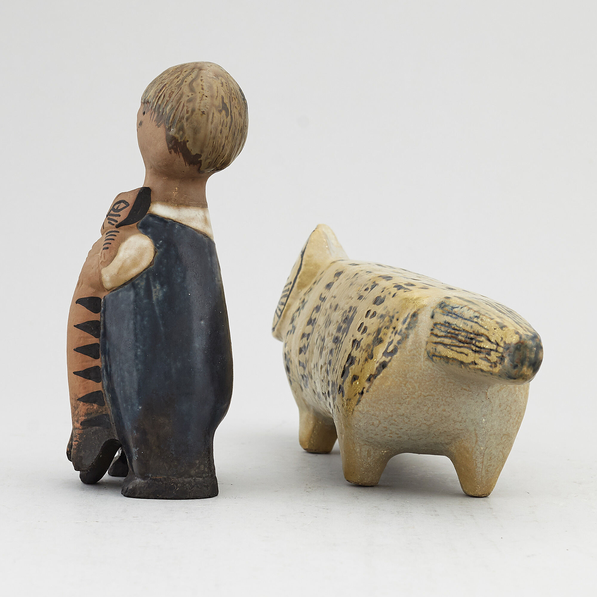 LISA LARSON, two stoneware figurines. - Bukowskis