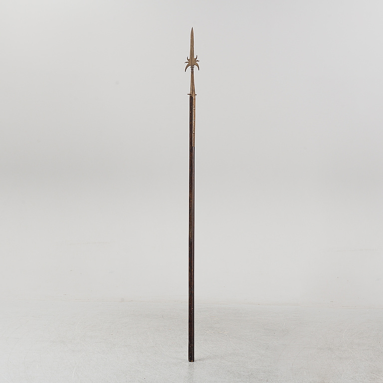 A 18th Century spontoon. - Bukowskis