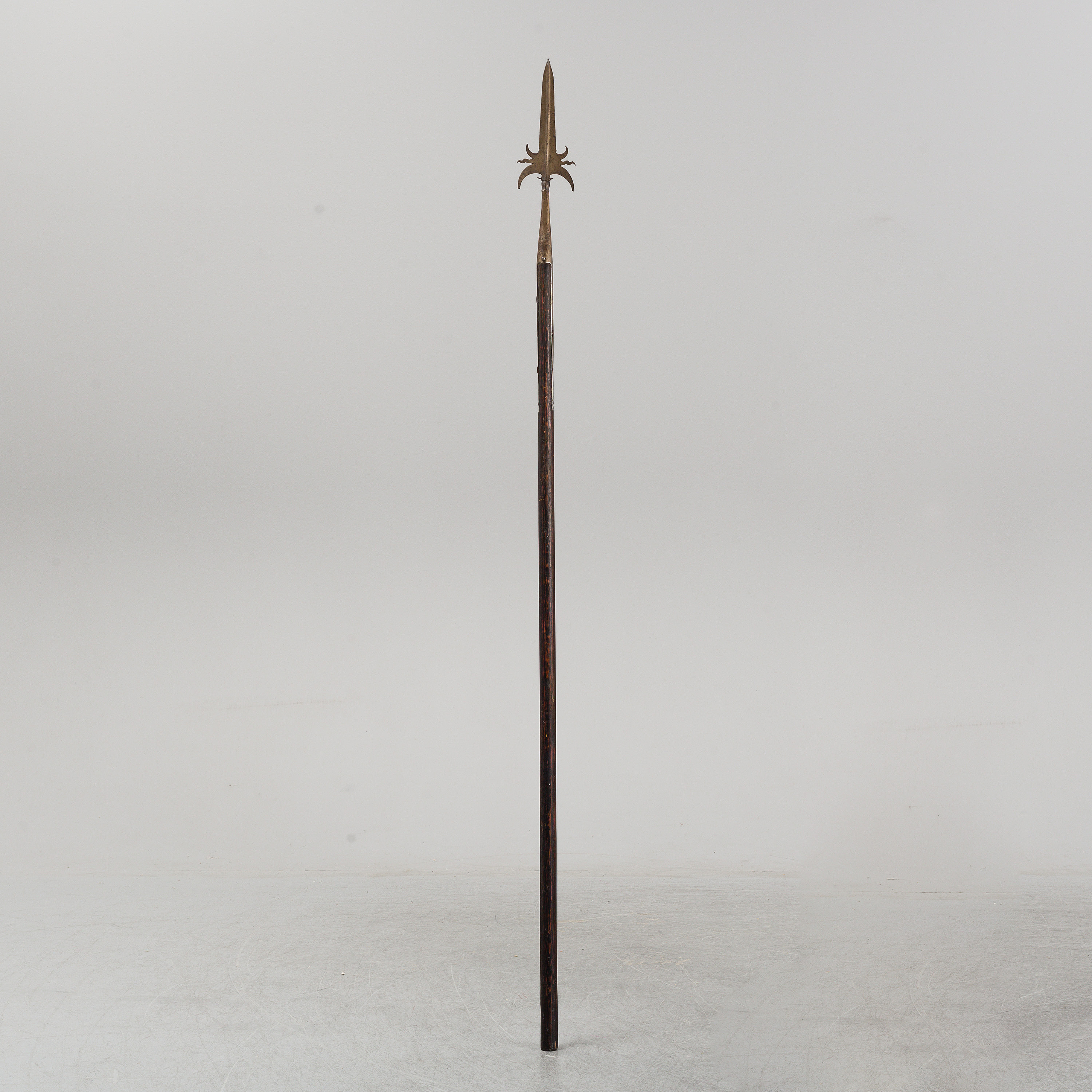 A 18th Century spontoon. - Bukowskis