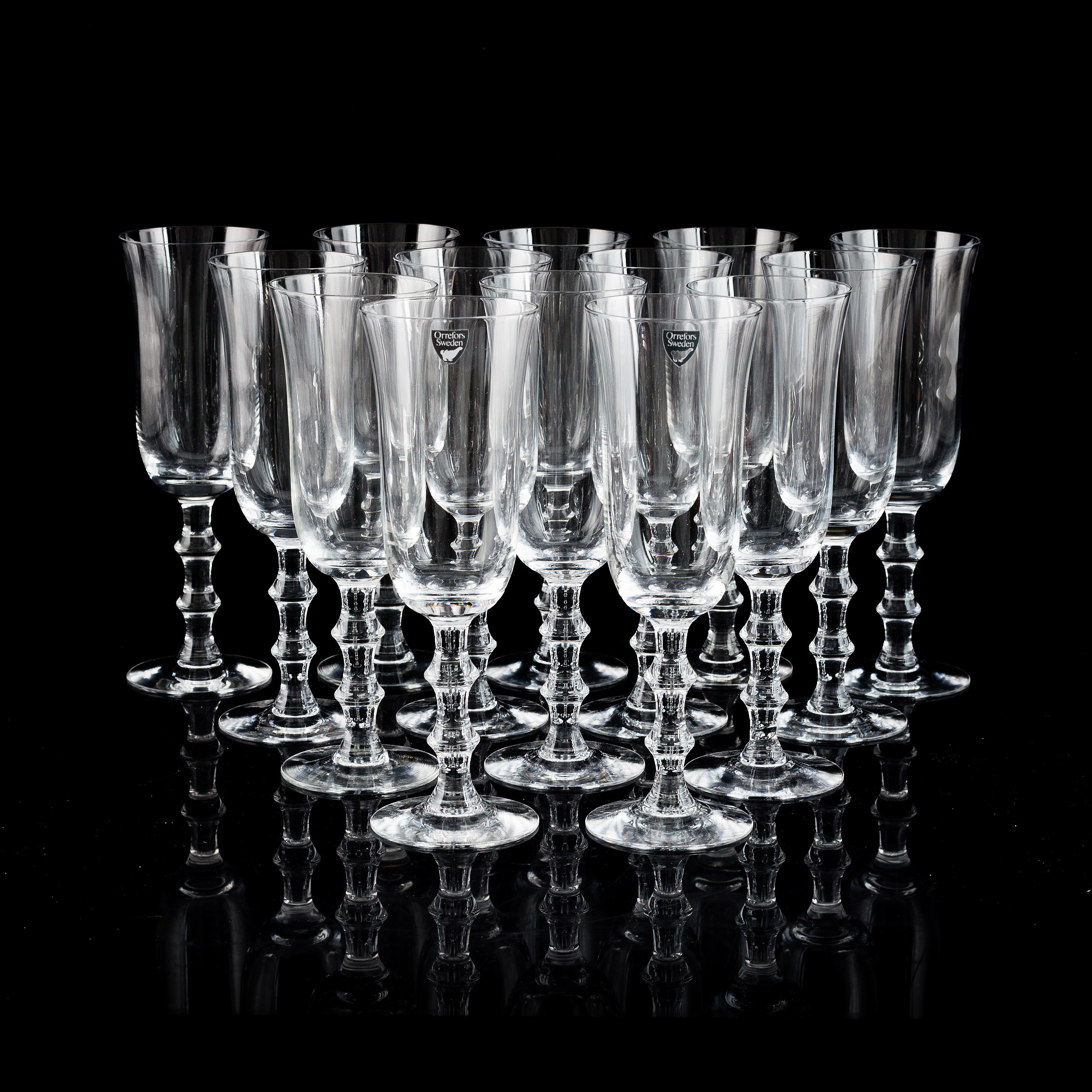 SIMON GATE, 14 'Salut' champagne glasses, Orrefors Sandvik. - Bukowskis