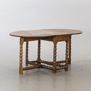 A 18/19th century late baroc pine table. - Bukowskis