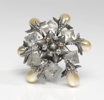 BROSCH, Christian Dior. - Bukowskis