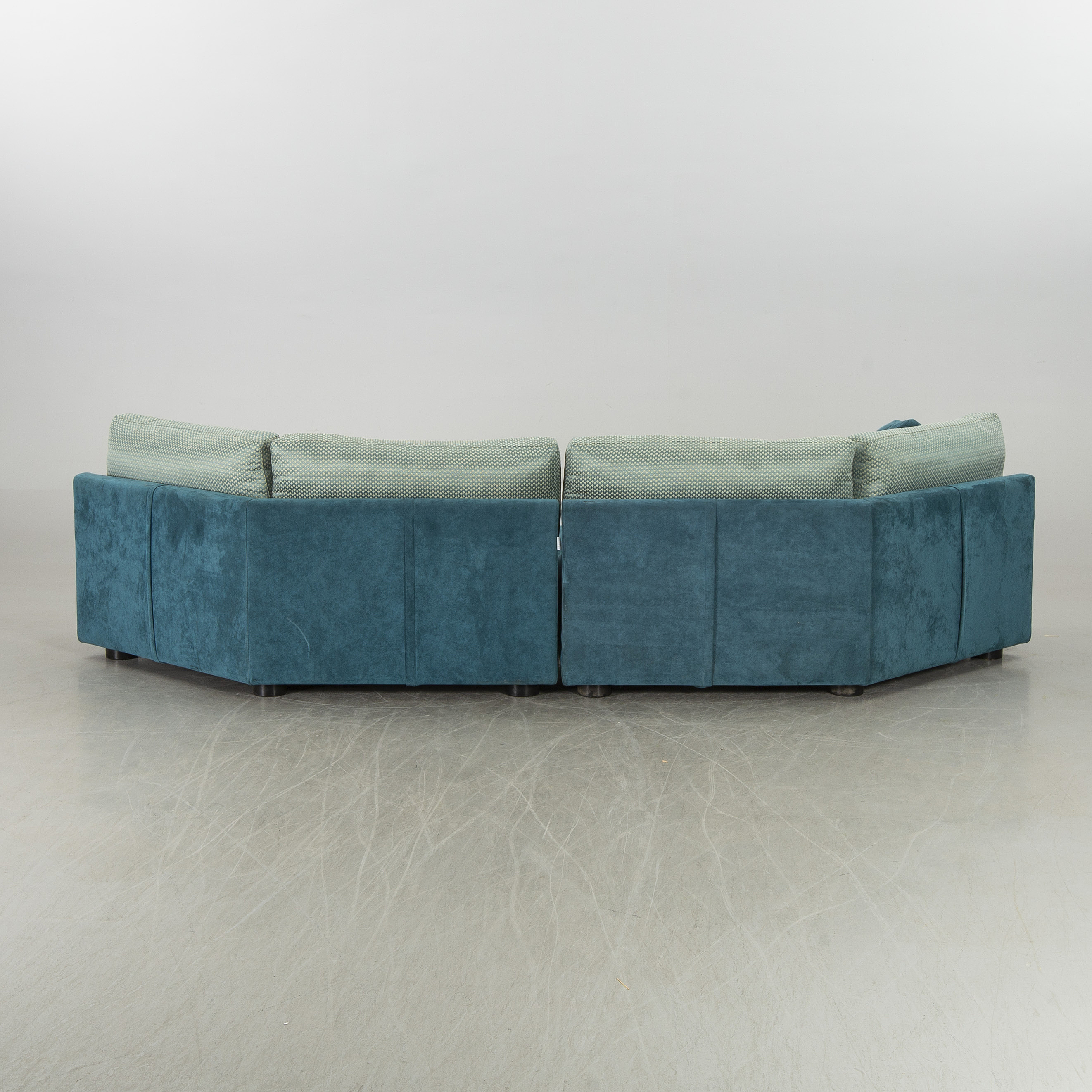 A SET OF 2 1980's FRIGHETTO SOFAS, ITALY. - Bukowskis