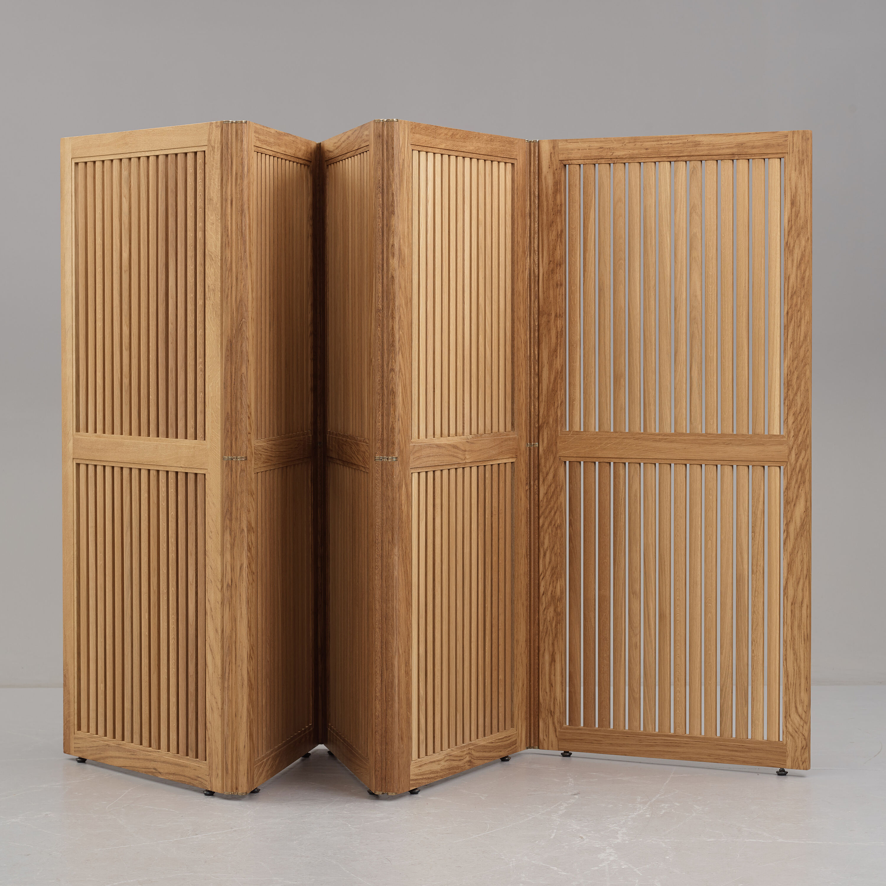 Chester Jones, vikskärm, ek, 2000-tal. - Bukowskis