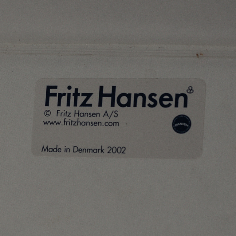 ARNE JACOBSEN, a table from Friz Hansen, Denmark, 2002. - Bukowskis