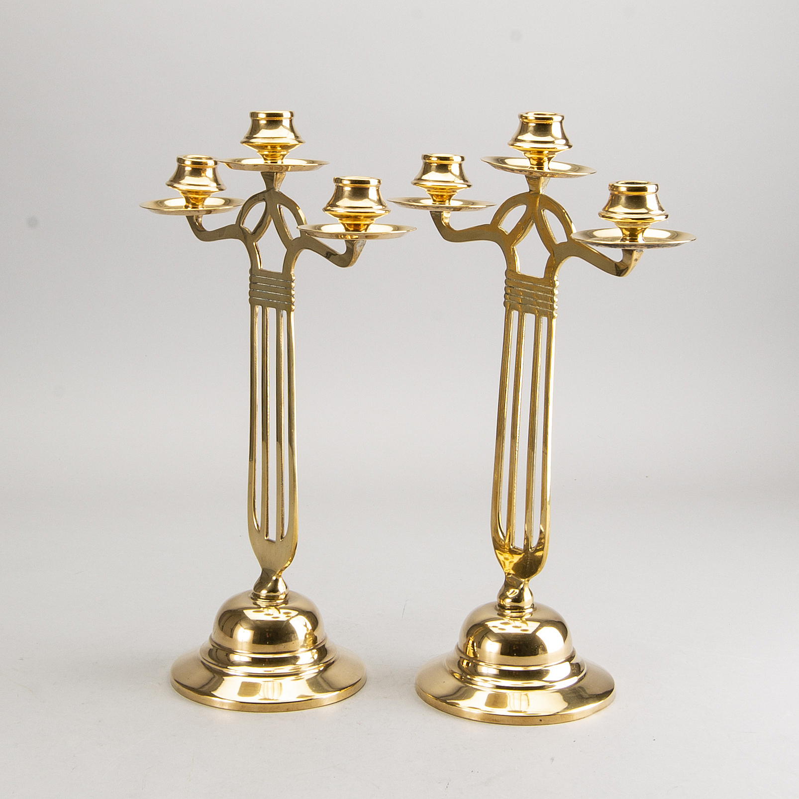 KANDELABRAR, ett par jugend. - Bukowskis